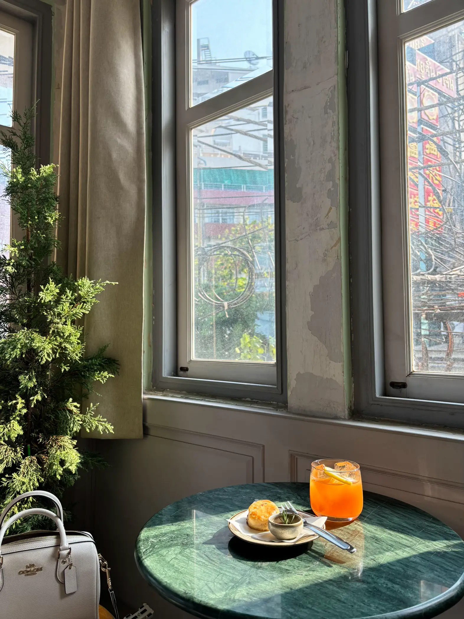 Maithe cafe 🍹☕️🫖🥯 คาเฟ่ Mood ดีย่านหัวลำโพง | แกลเลอรีที่โพสต์โดย ชมพูพาพาย | Lemon8