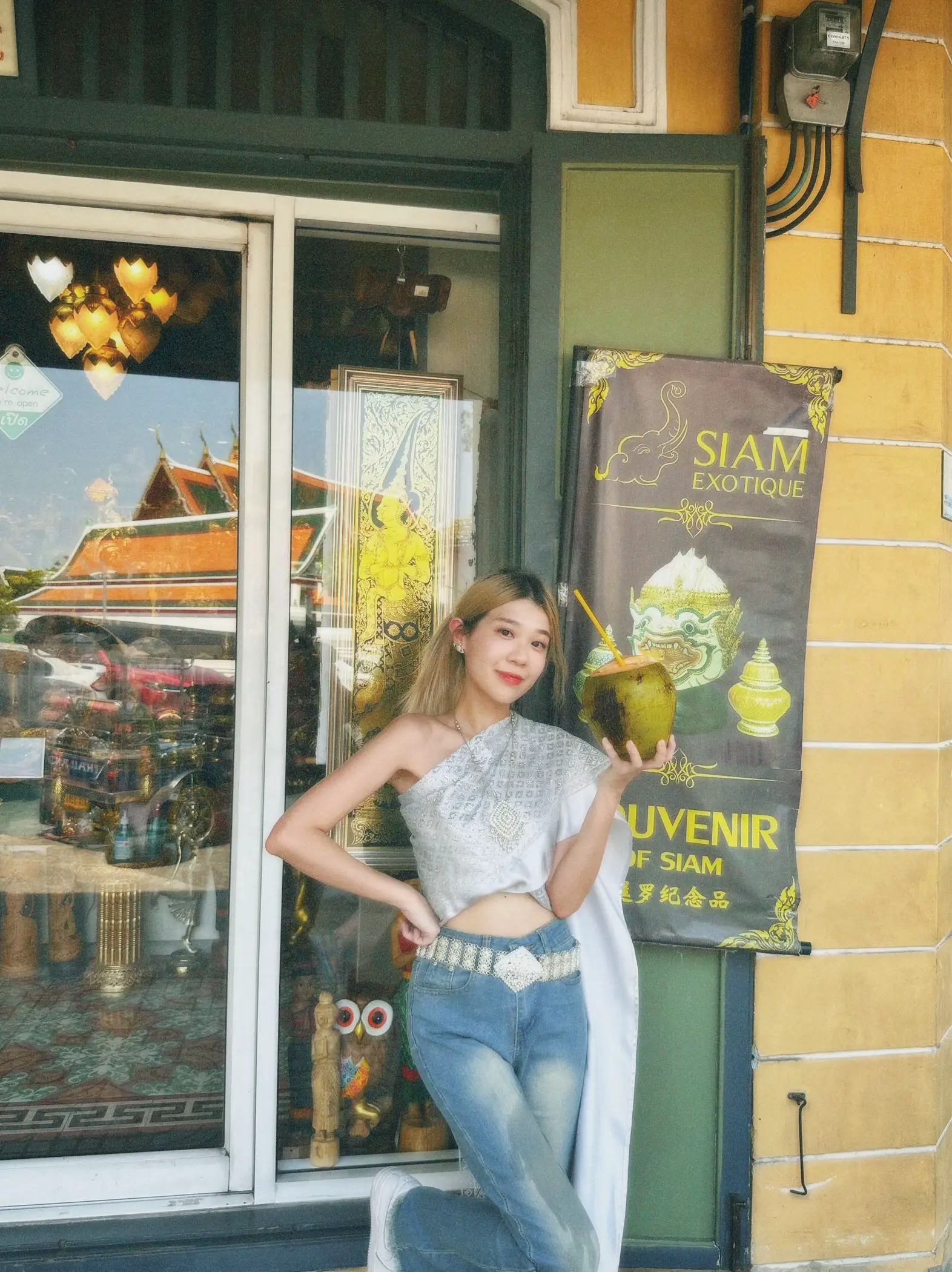 ห่มสไบ ใส่ยีนส์🛺🥰 | แกลเลอรีที่โพสต์โดย Praepasaporn | Lemon8