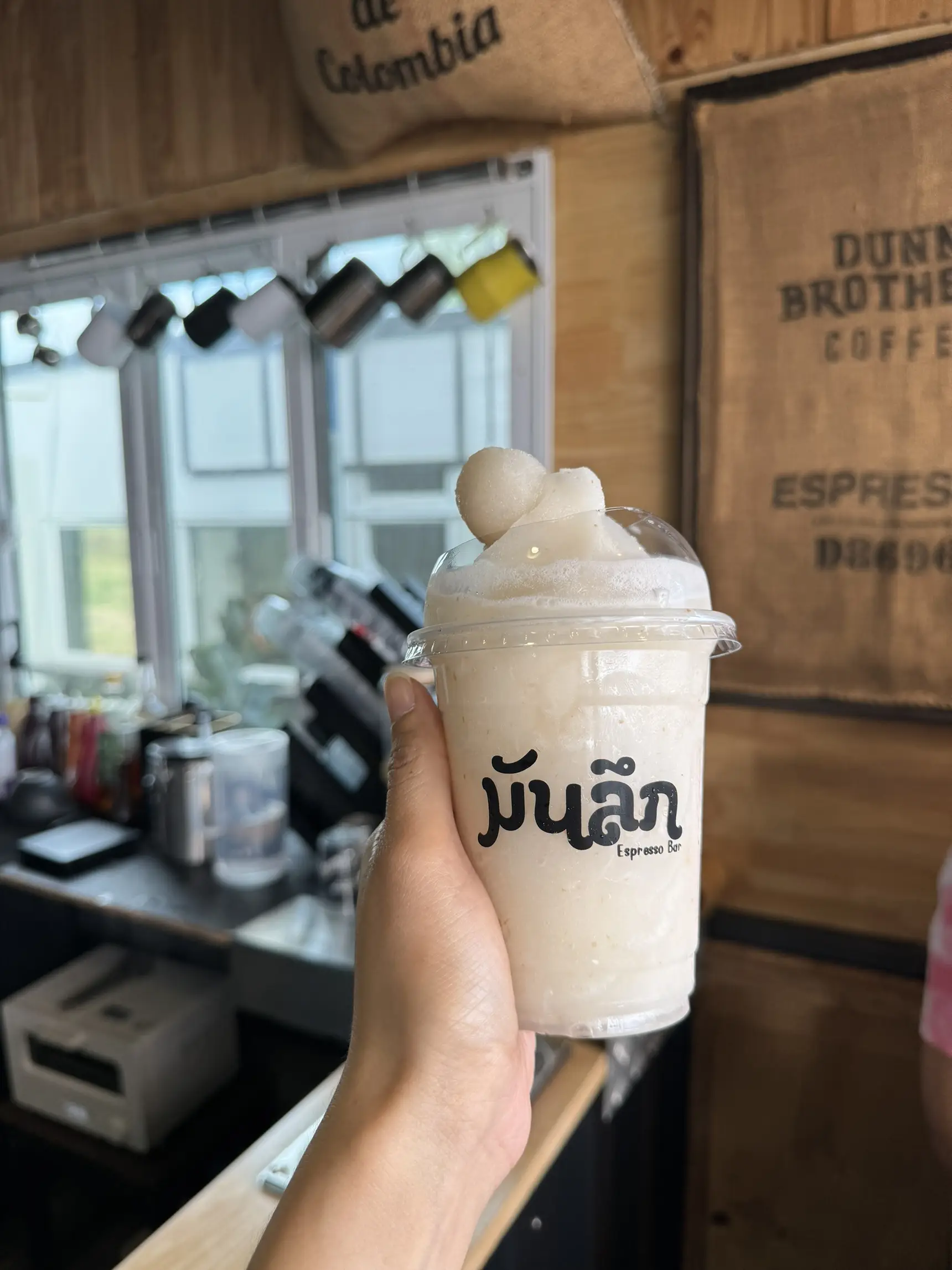 คาเฟ่ย่านท่าอิฐ นนทุบรี | แกลเลอรีที่โพสต์โดย Pa Pla | Lemon8