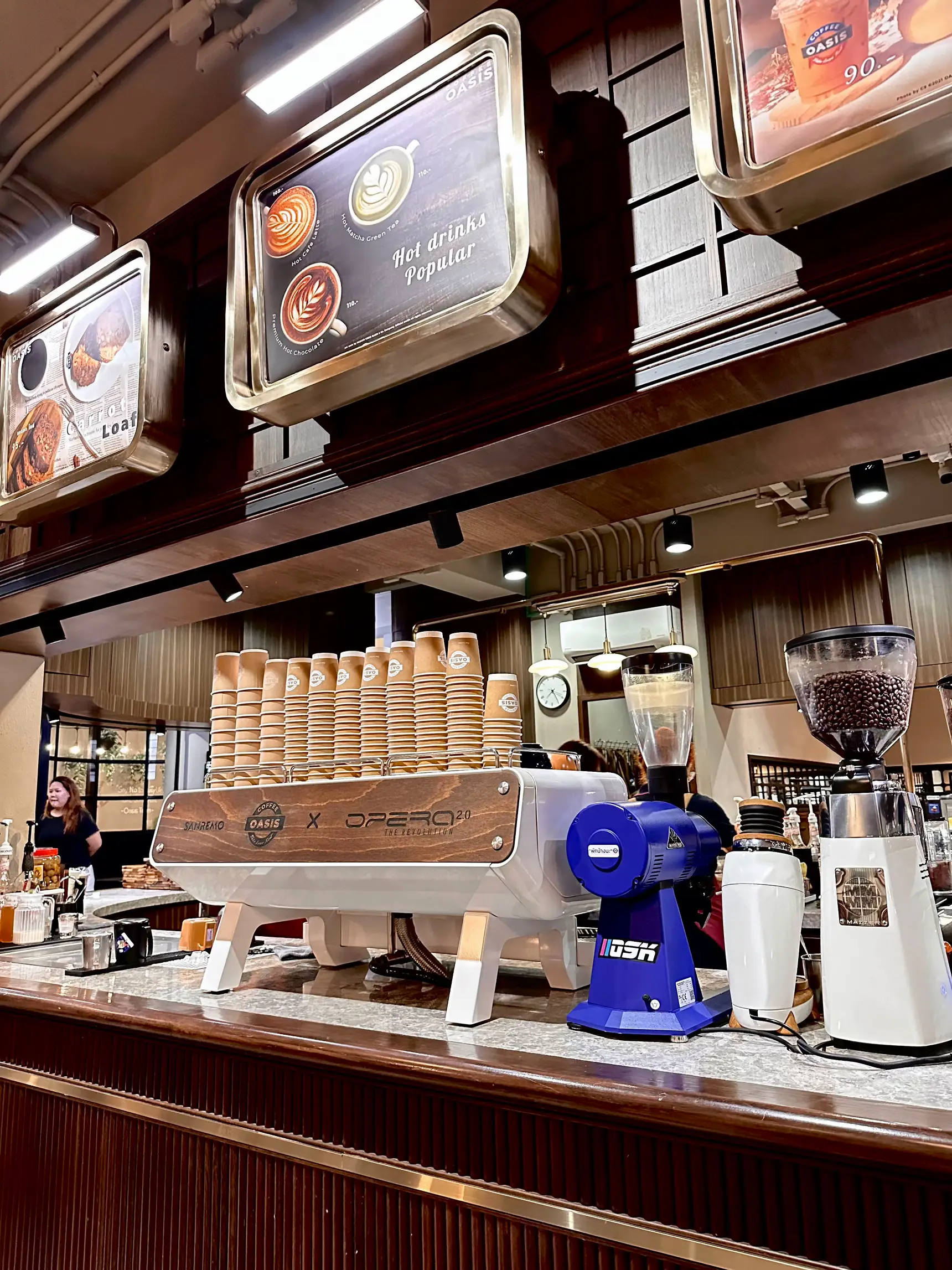 OASIS COFFEE คาเฟ่มู้ดดีเปิด 24 ชม. | แกลเลอรีที่โพสต์โดย Fern ファーン | Lemon8