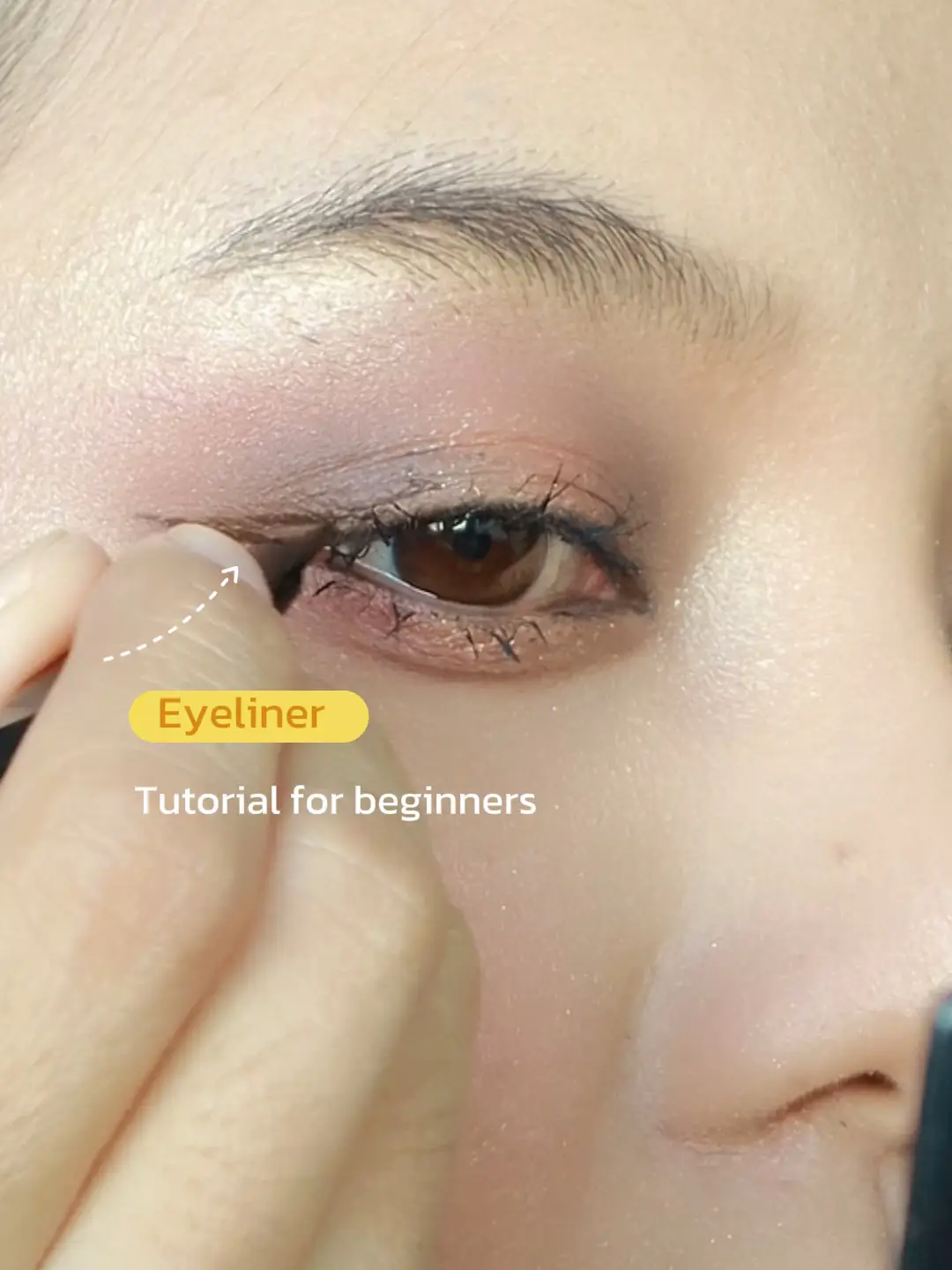 Eyeliner Tutorial For Beginners วิดีโอที่เผยแพร่โดย Sodachic Lemon8