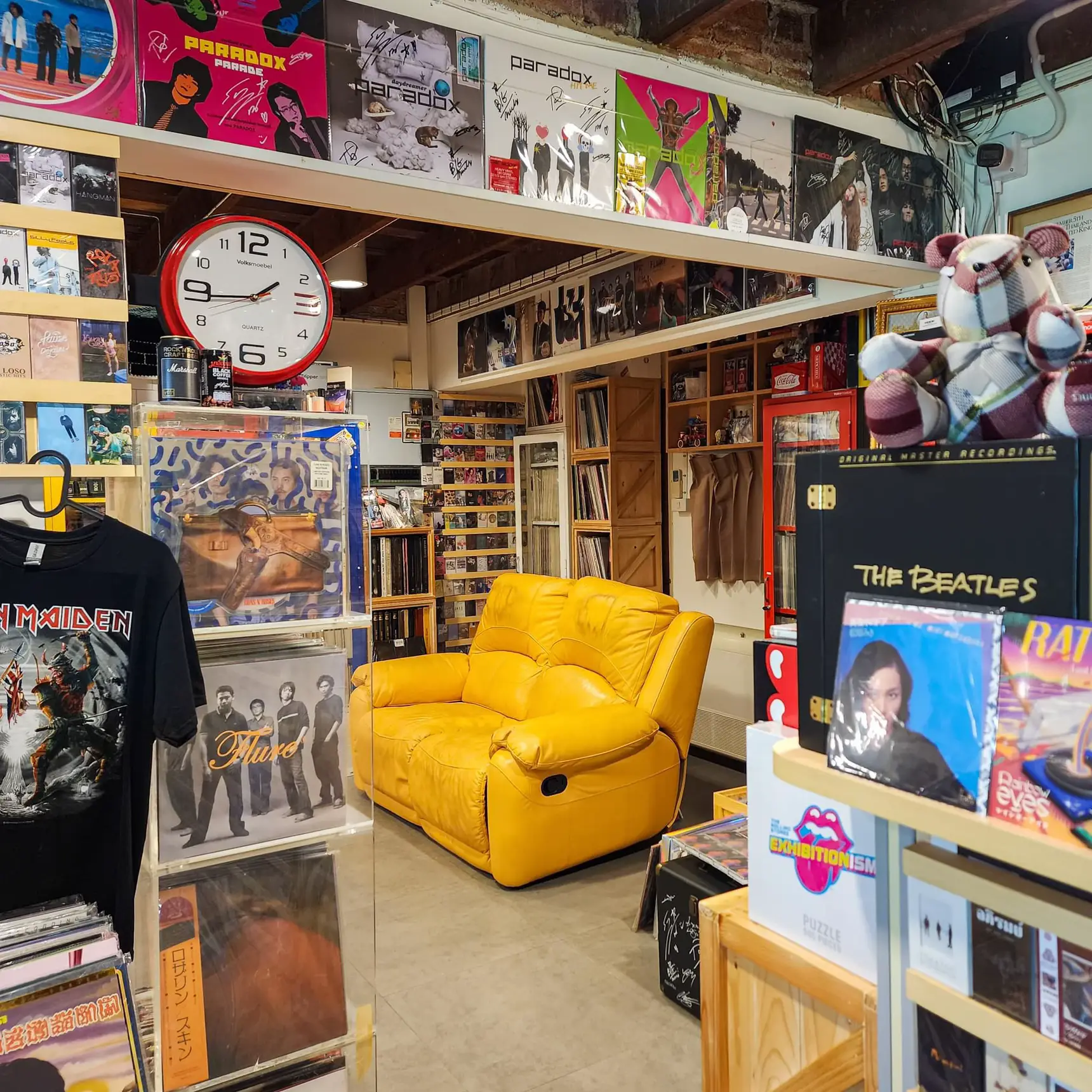 ร้านแผ่นเสียงย่านอารีย์ บรรยากาศร้านวินเทจและโคตรเท่😎💕 | แกลเลอรีที่ ...
