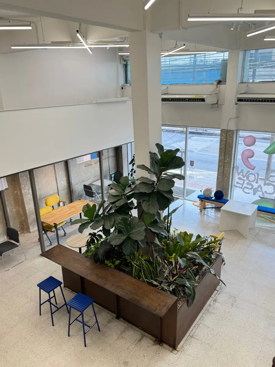 คาเฟ่ BTS แบริ่ง “XXXYYY-Coffee” | แกลเลอรีที่โพสต์โดย nada.m | Lemon8