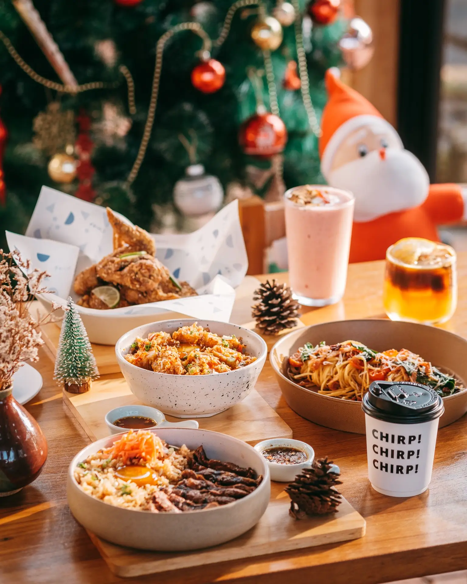 Chirp cafe & chat space อยุธยา ต้อนรับเทศกาลแห่งความสุข | แกลเลอรีที่ ...