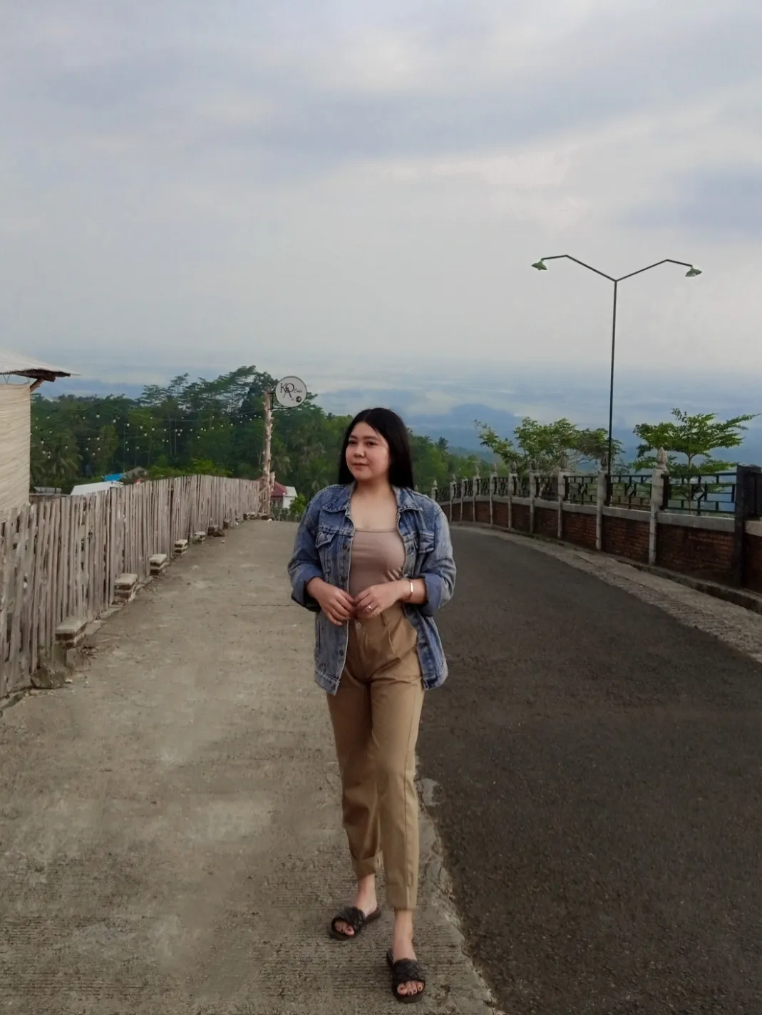 santai aja | Galeri diposting oleh nandakristii | Lemon8