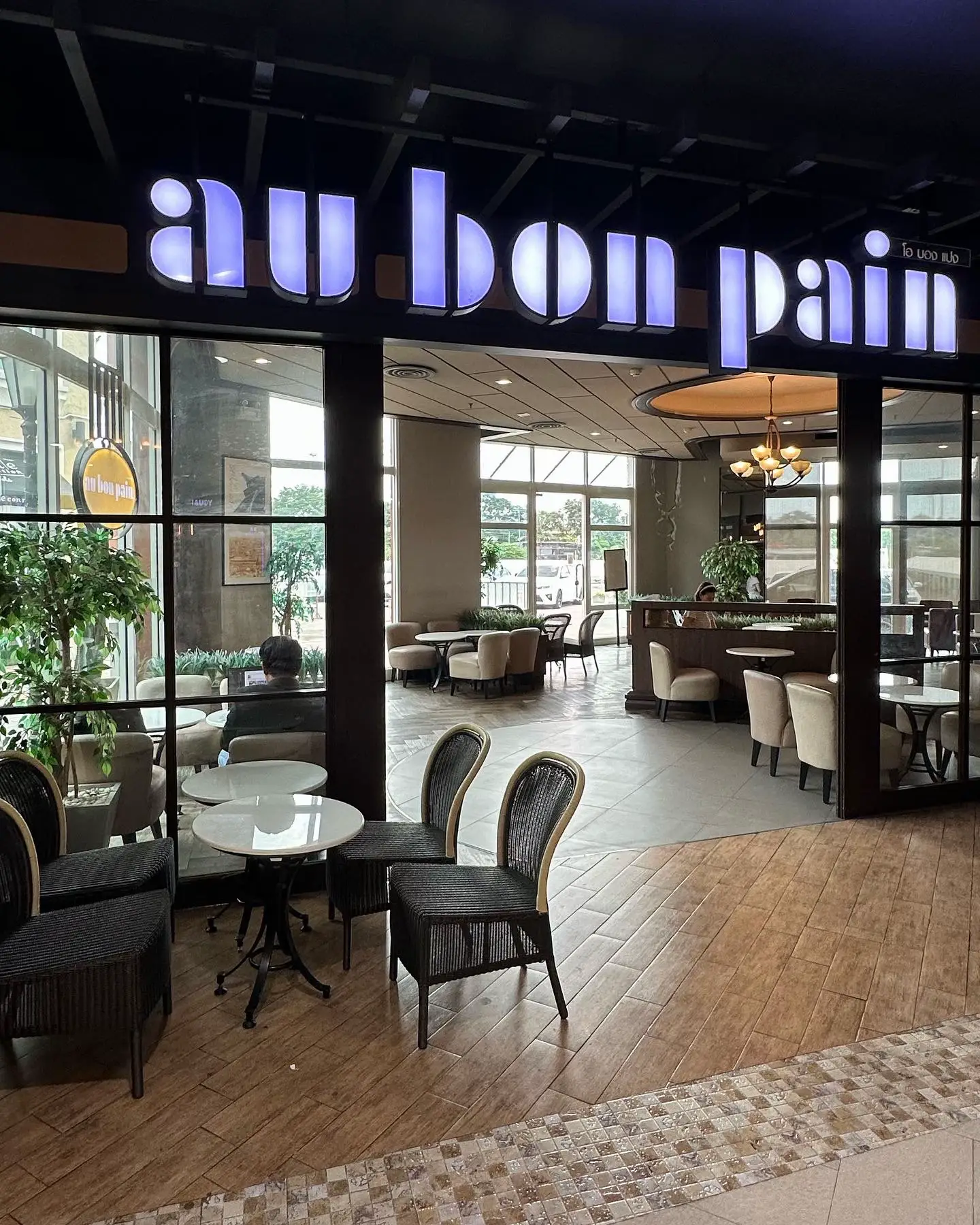 รีวิวเมนูใหม่จาก AU BON PAIN สายชีส🧀 ห้ามพลาด‼️ | แกลเลอรีที่โพสต์โดย ชวนแดก | Lemon8