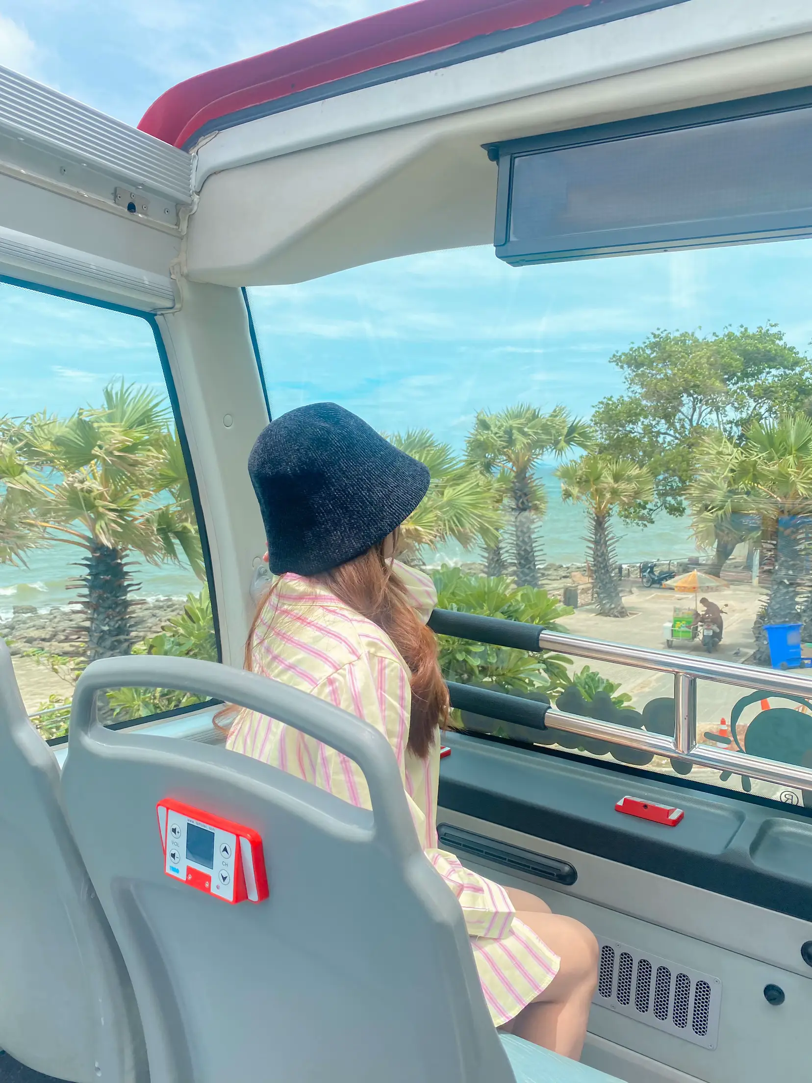 นั่งรถบัสชมวิวเมืองพัทยากันค่าาาา🚌🏝️ | แกลเลอรีที่โพสต์โดย Mo-ah | Lemon8
