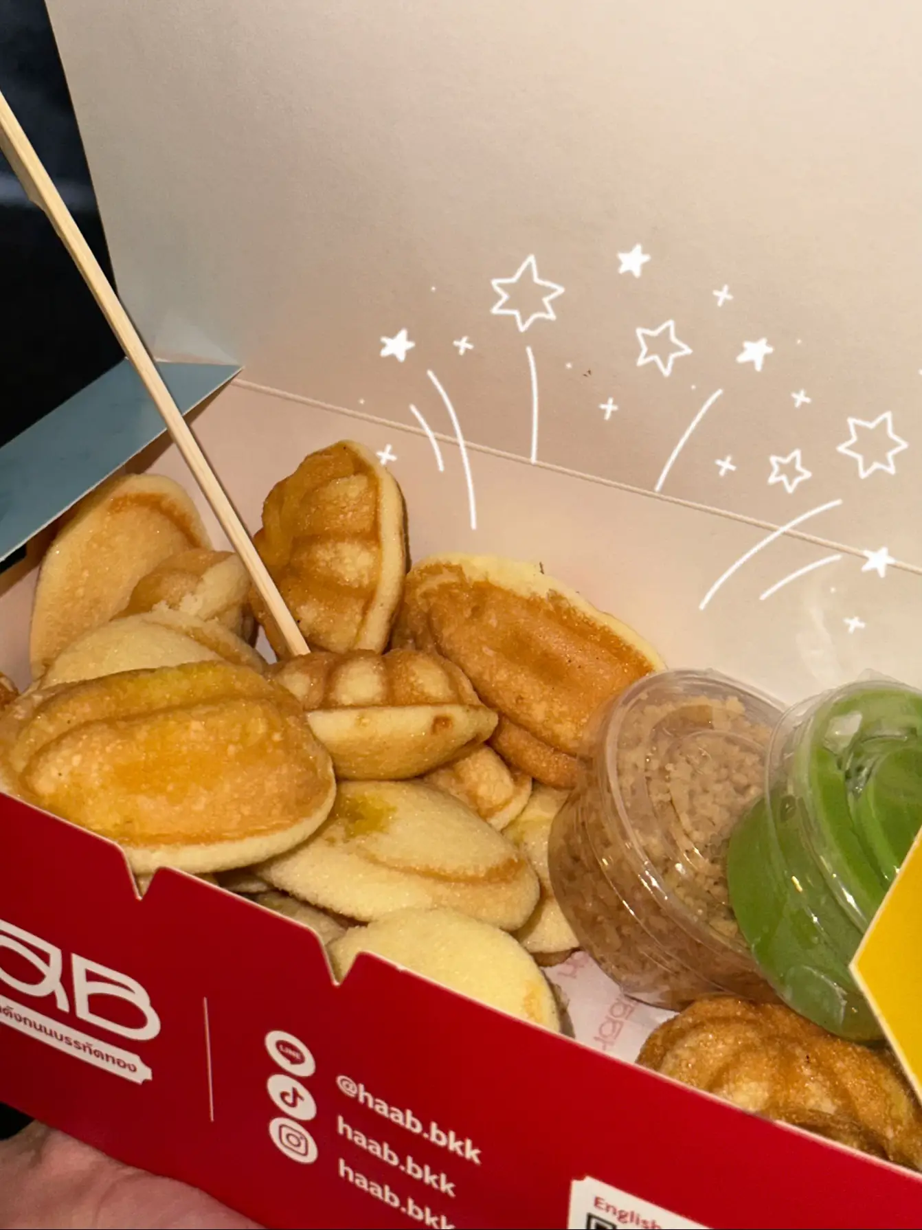 ขนมไข่เตาถ่านเจ้าดังบรรทัดทอง 🪺🫶🏻💛 | แกลเลอรีที่โพสต์โดย Looknut | Lemon8