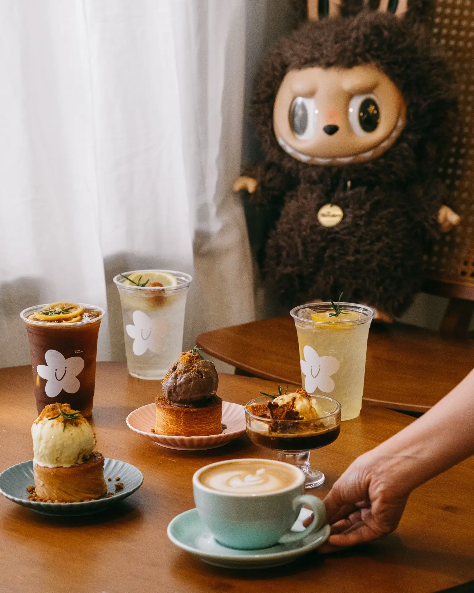 สร้างสรรค์เสื้อยืดลายเดียวในโลกไม่ซ้ำใครที่ HAPPY QUARTERS 💚😃 | แกลเลอ ...