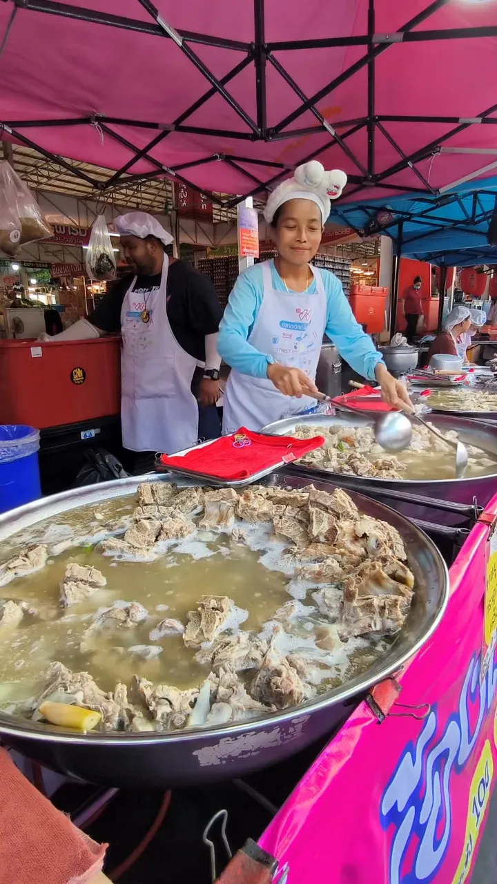 Tom Sab Pork and Chicken | KiNG Street Food | | วิดีโอที่เผยแพร่โดย ...