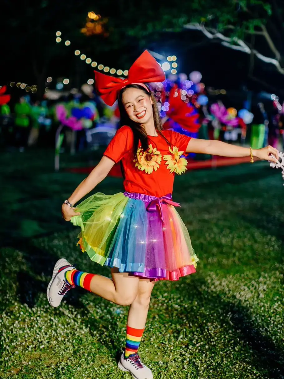 20 ไอเดียยอดนิยมเกี่ยวกับ Colorful Style Party ในปี 2025