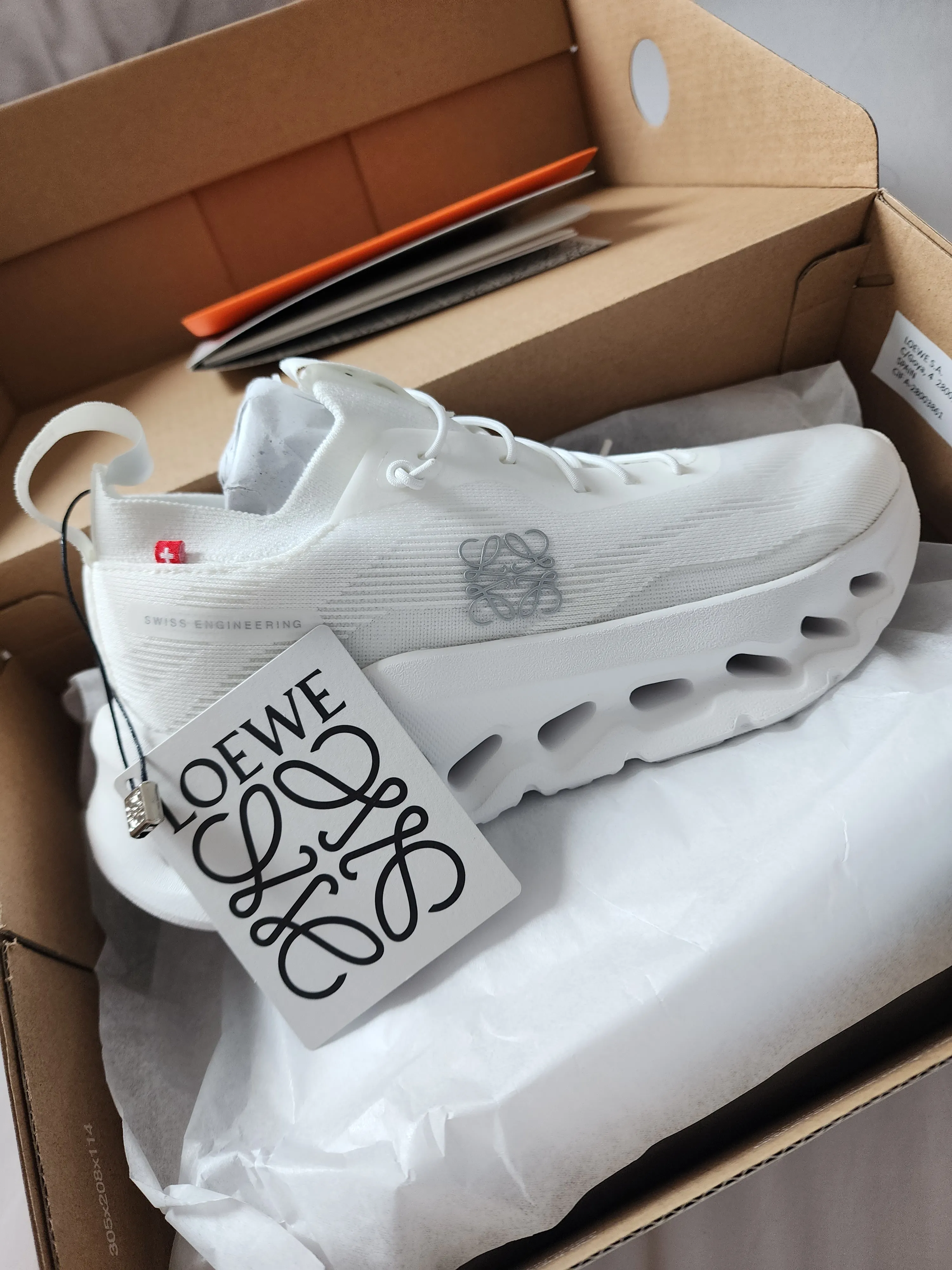 unboxing Loewe x On Collection | แกลเลอรีที่โพสต์โดย 62kg>>55kg | Lemon8