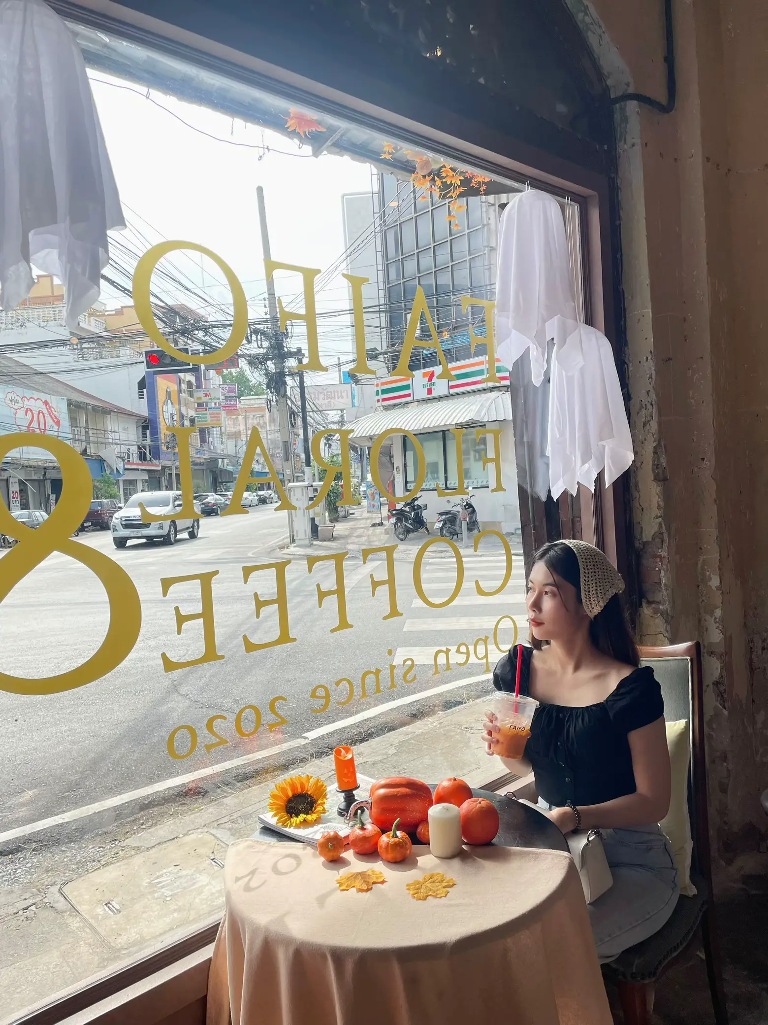 Faifo Oldtownカフェと花の香り🌈🌈 | ตามเรามา🤍🤍が投稿したフォトブック | Lemon8