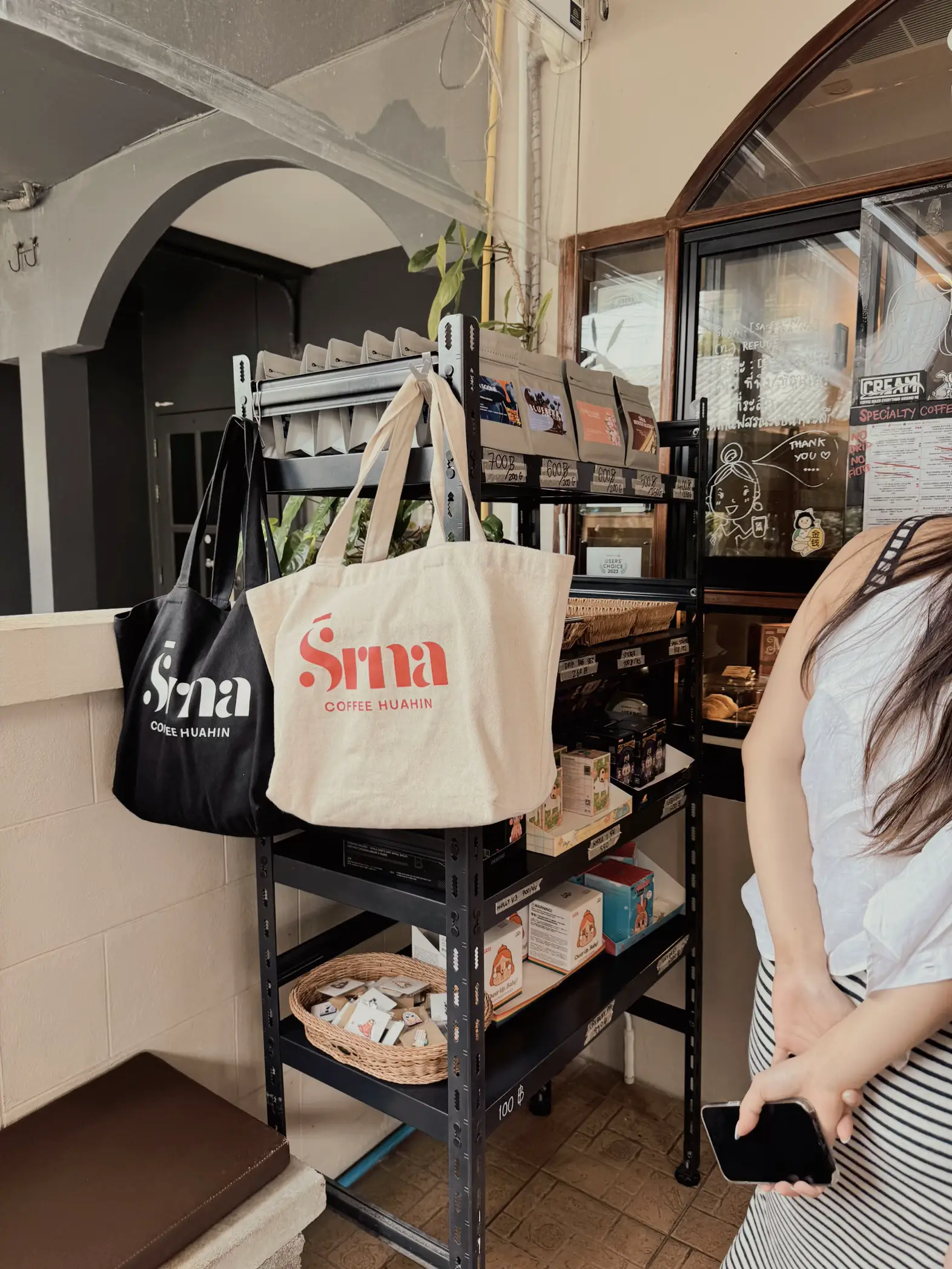 เช็คอินคาเฟ่หัวหินสุดชิล SRNA Coffee ☕️🌿 | แกลเลอรีที่โพสต์โดย พอพอ อิส พิม ♡ | Lemon8