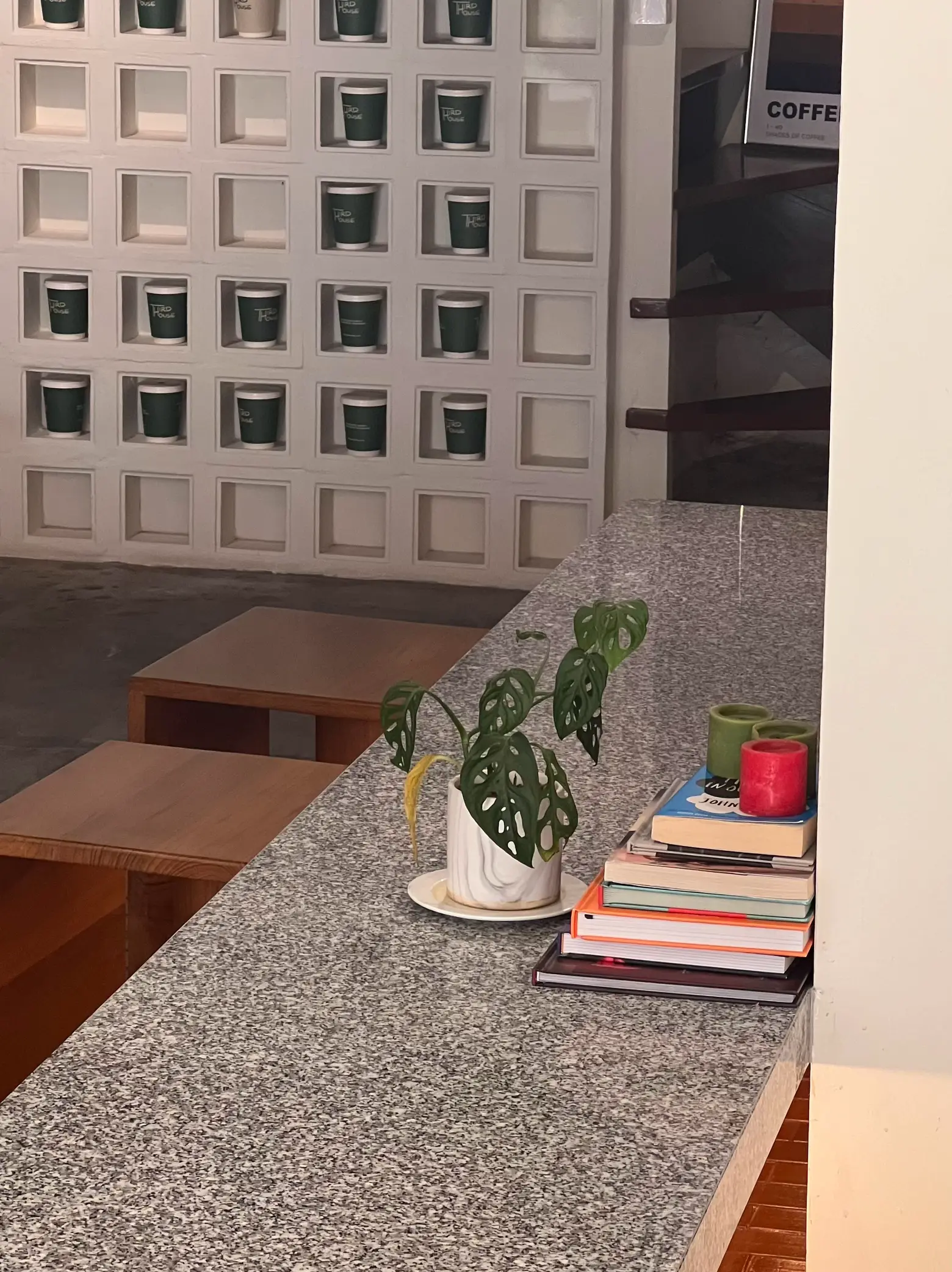 คาเฟ่ดอกไม้ย่านบางแค third house cafe💐 | แกลเลอรีที่โพสต์โดย tttk | Lemon8