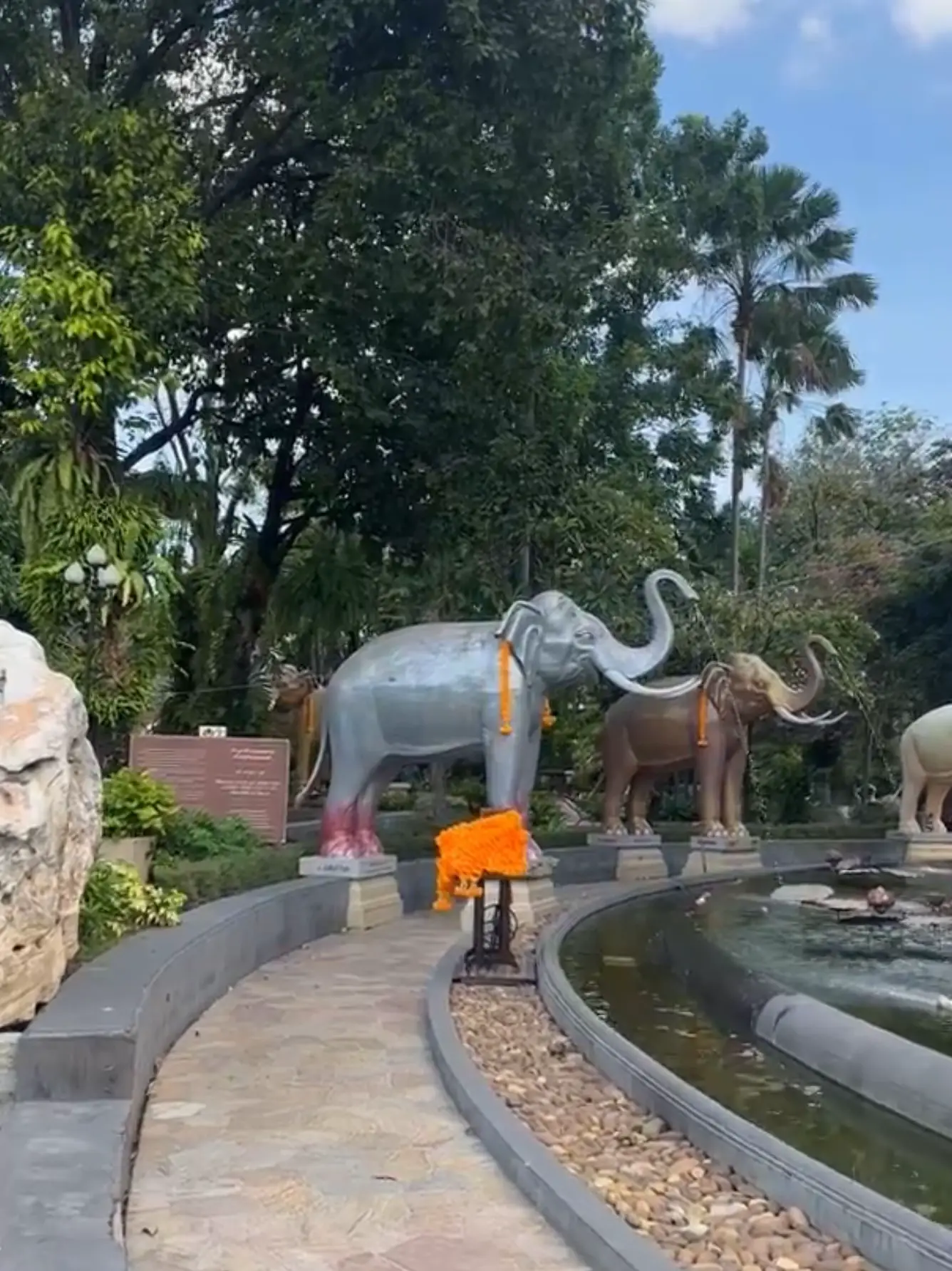 10 จุดห้ามพลาด พิพิธภัณฑ์ช้างเอราวัณ 🐘🙏🏻 | แกลเลอรีที่โพสต์โดย MU.BUDDY ...