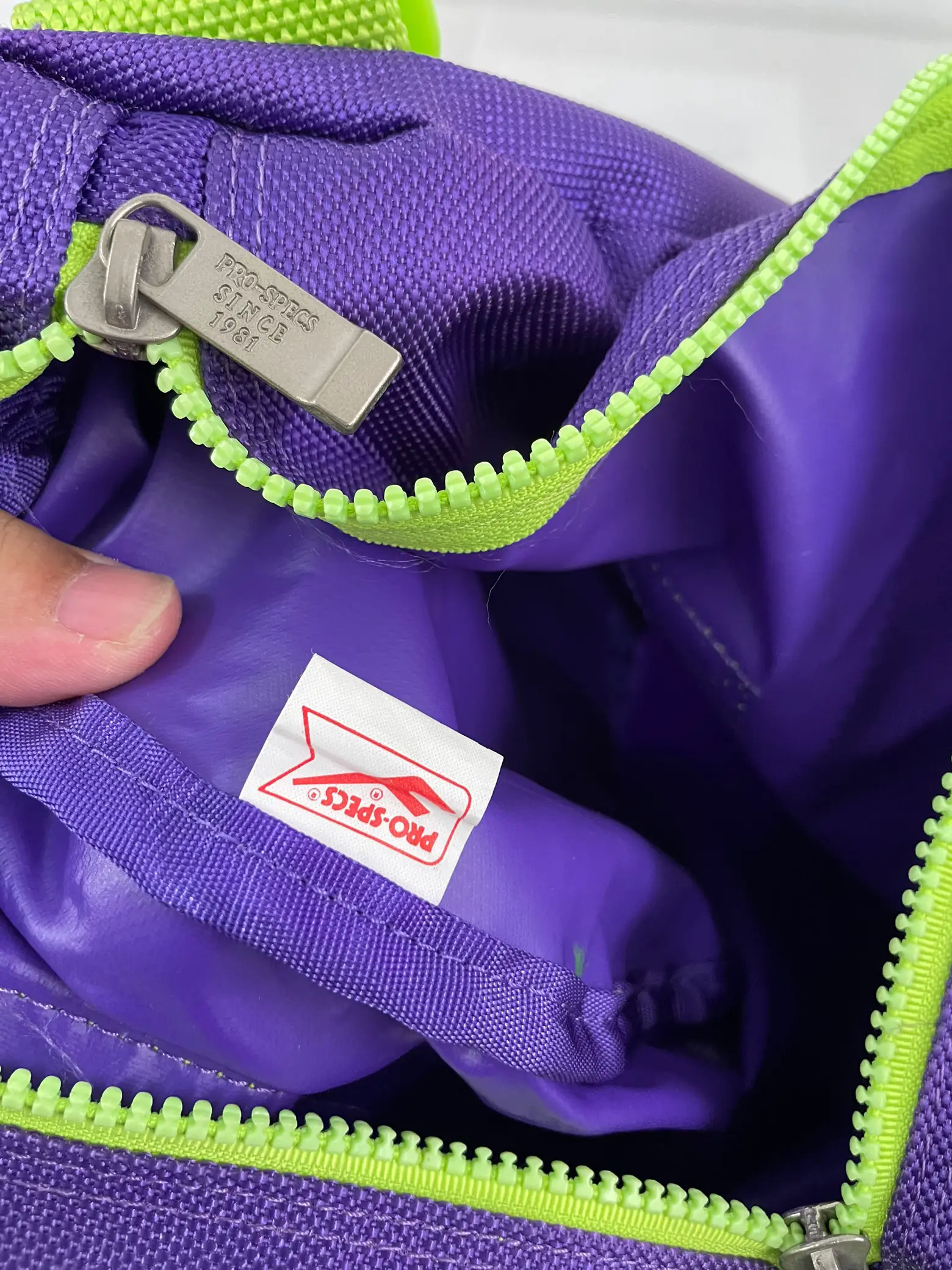 rossbody bags Pro-specs | แกลเลอรีที่โพสต์โดย GuneangShop | Lemon8