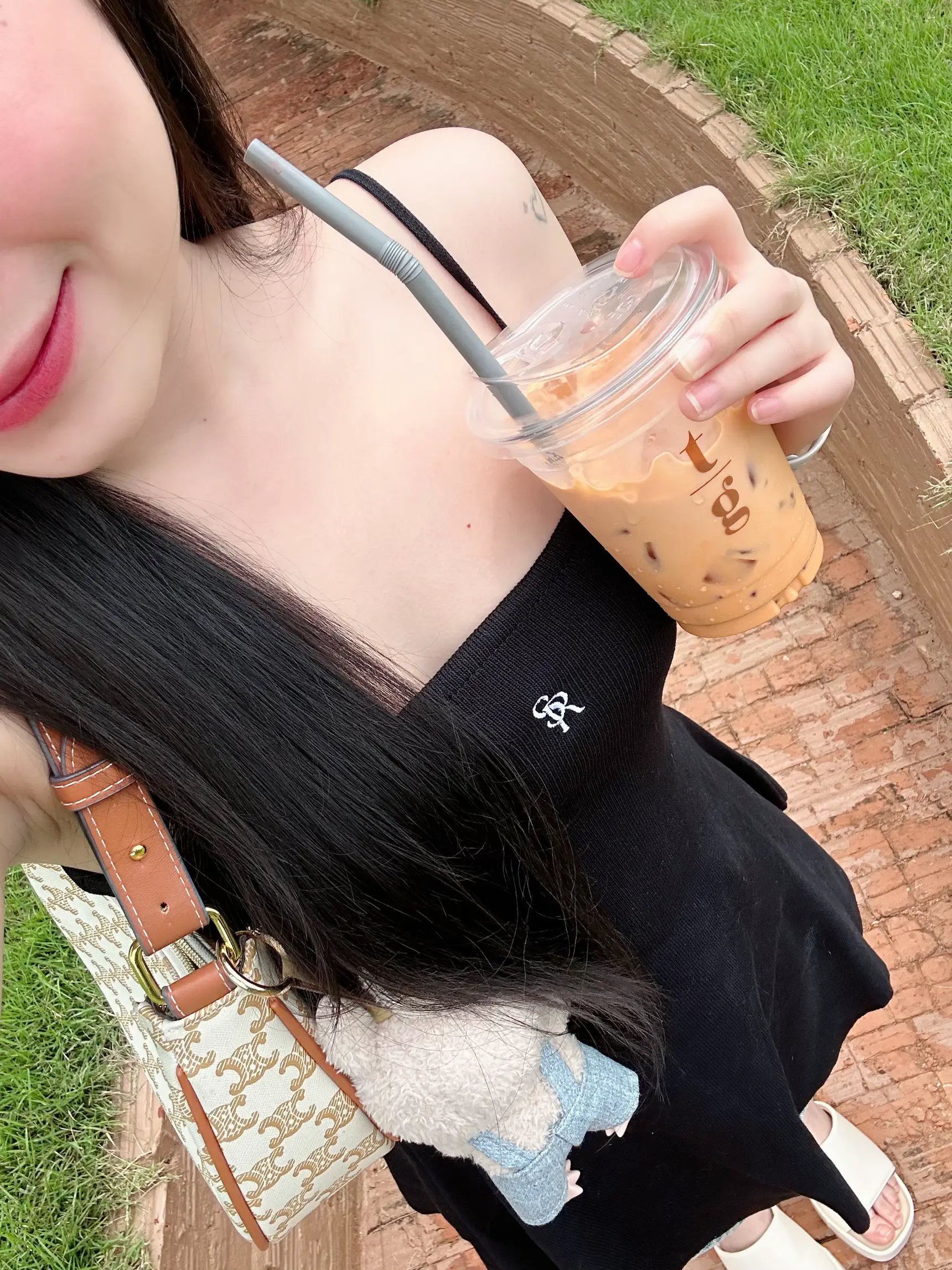 พิกัดคาเฟ่โพธารามราชบุรี💖 The grounds.cafe 🍰 | แกลเลอรีที่โพสต์โดย Ammy Saranya | Lemon8