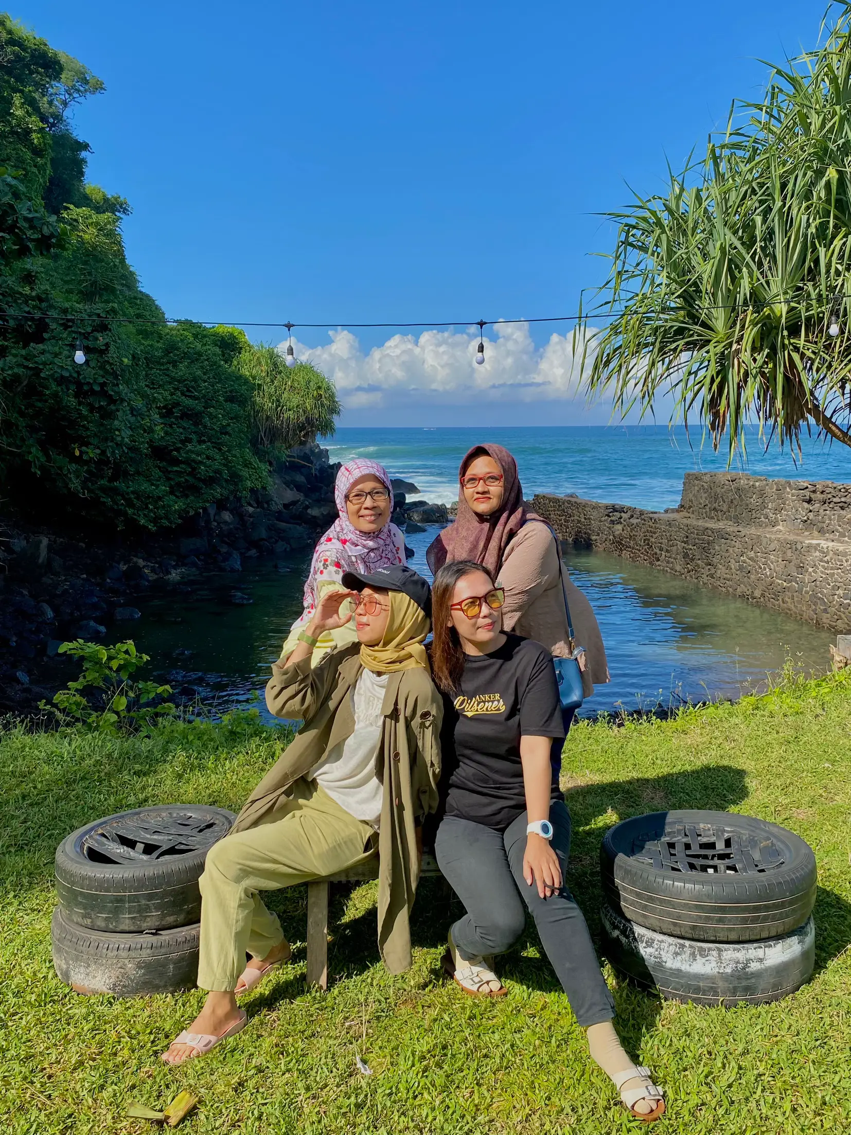 Pantai alang alang | Galeri diposting oleh Deeanz | Lemon8