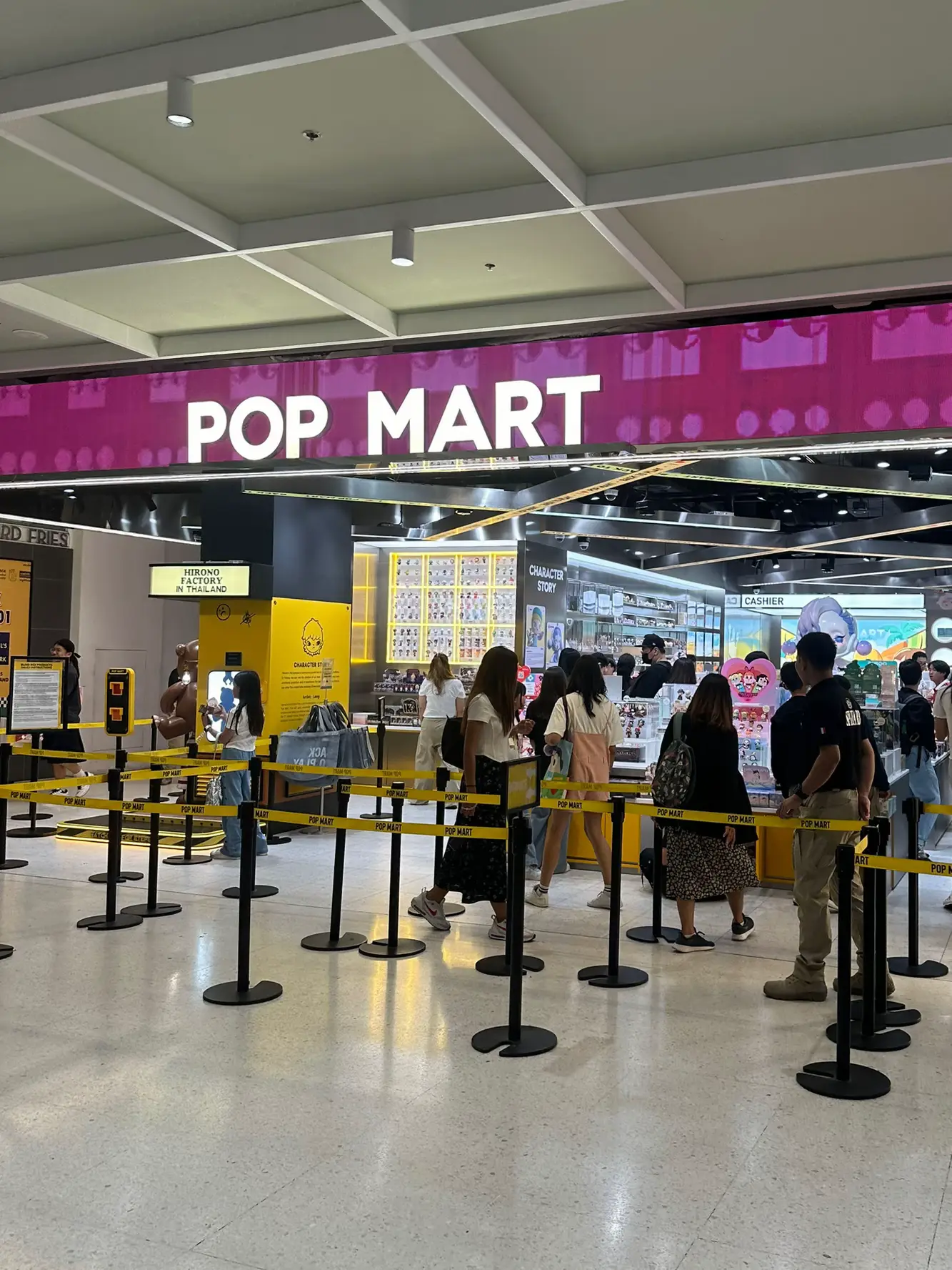 พาส่อง POPMART 🔍 Central World เหลืออะไรให้ตำบ้าง | แกลเลอรีที่โพสต์โดย ...