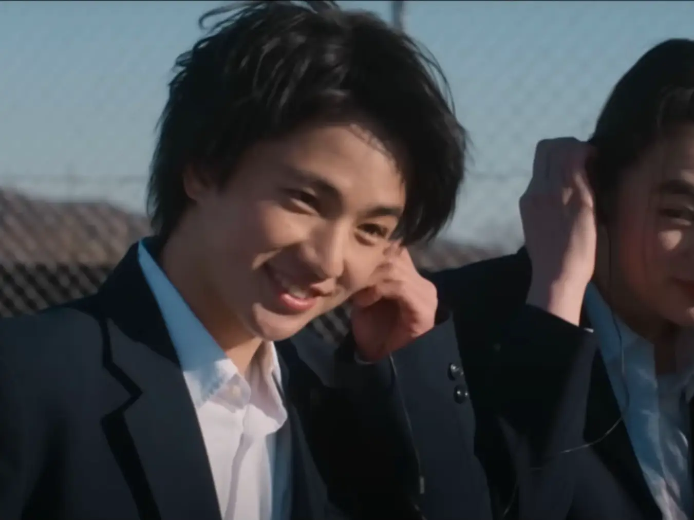 รักแรกพบ และความบังเอิญที่เหวี่ยงให้กลับมาพบกัน | แกลเลอรีที่โพสต์โดย BENJI Review | Lemon8