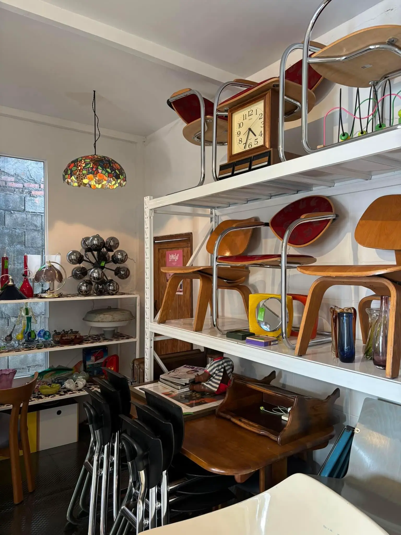 Chiang MaiにあるCafe Coordinates&Chic Shop LOCAL BOYのコーディネート | ขนมรูปวงが投稿 ...