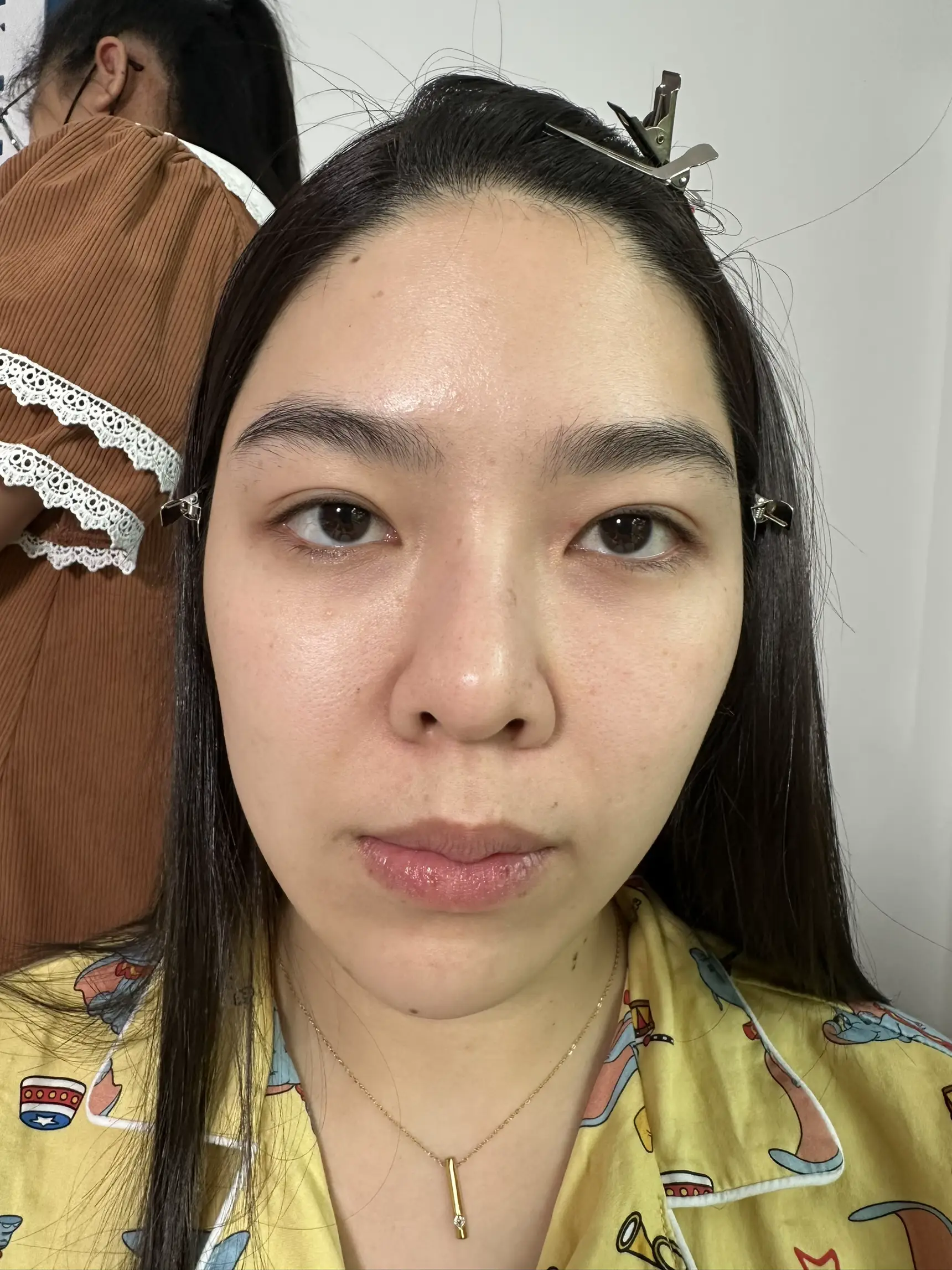 แต่งหน้าออกงาน ฉบับสาวไม่หวานเน้นคลีนๆ💗🥰 | แกลเลอรีที่โพสต์โดย Cholraya Makeup | Lemon8