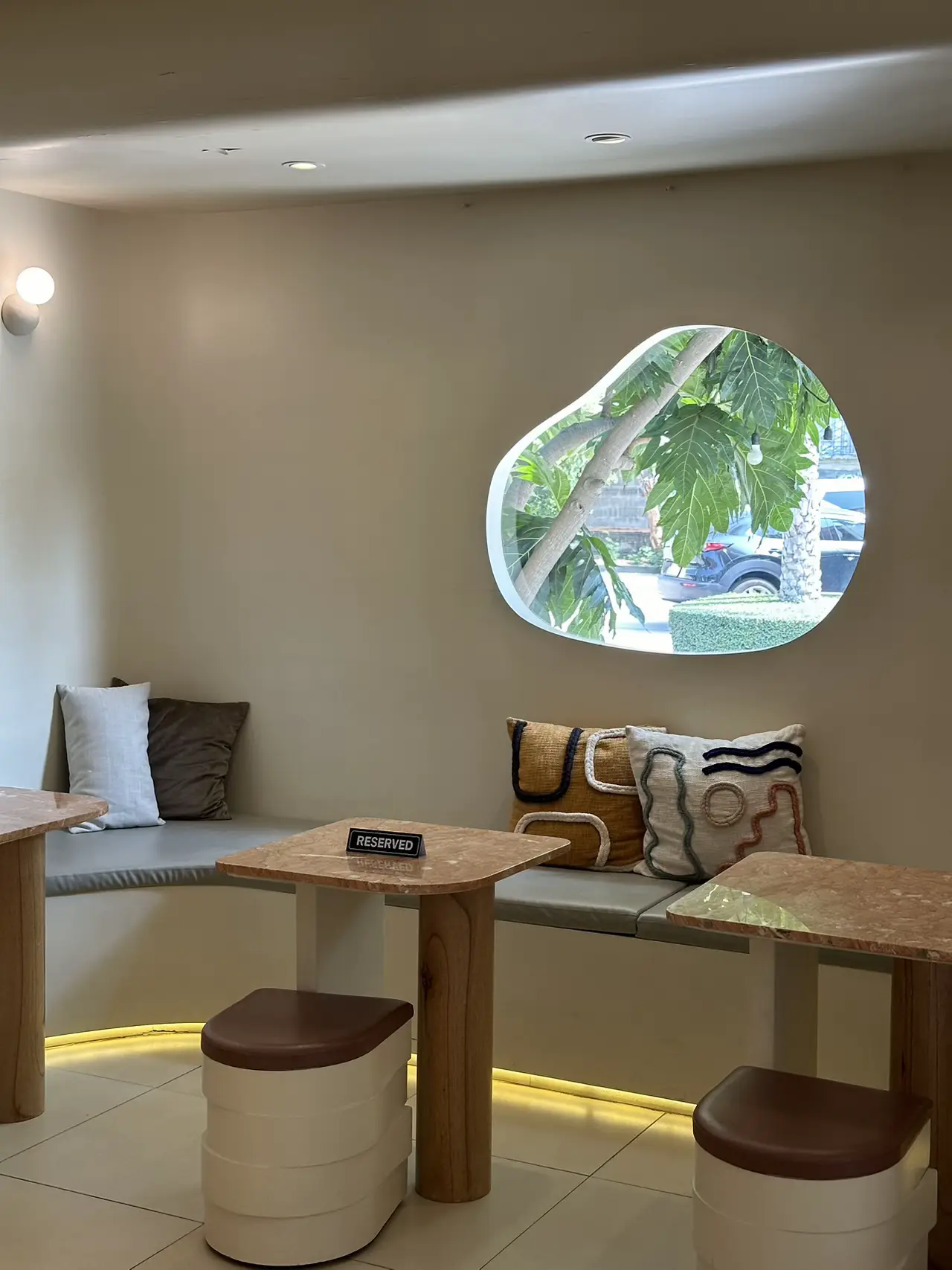 LOAF 🍞 คาเฟ่บรรยากาศดี กาแฟดี ใจกลางพัทยา | แกลเลอรีที่โพสต์โดย Toey Chayanan | Lemon8