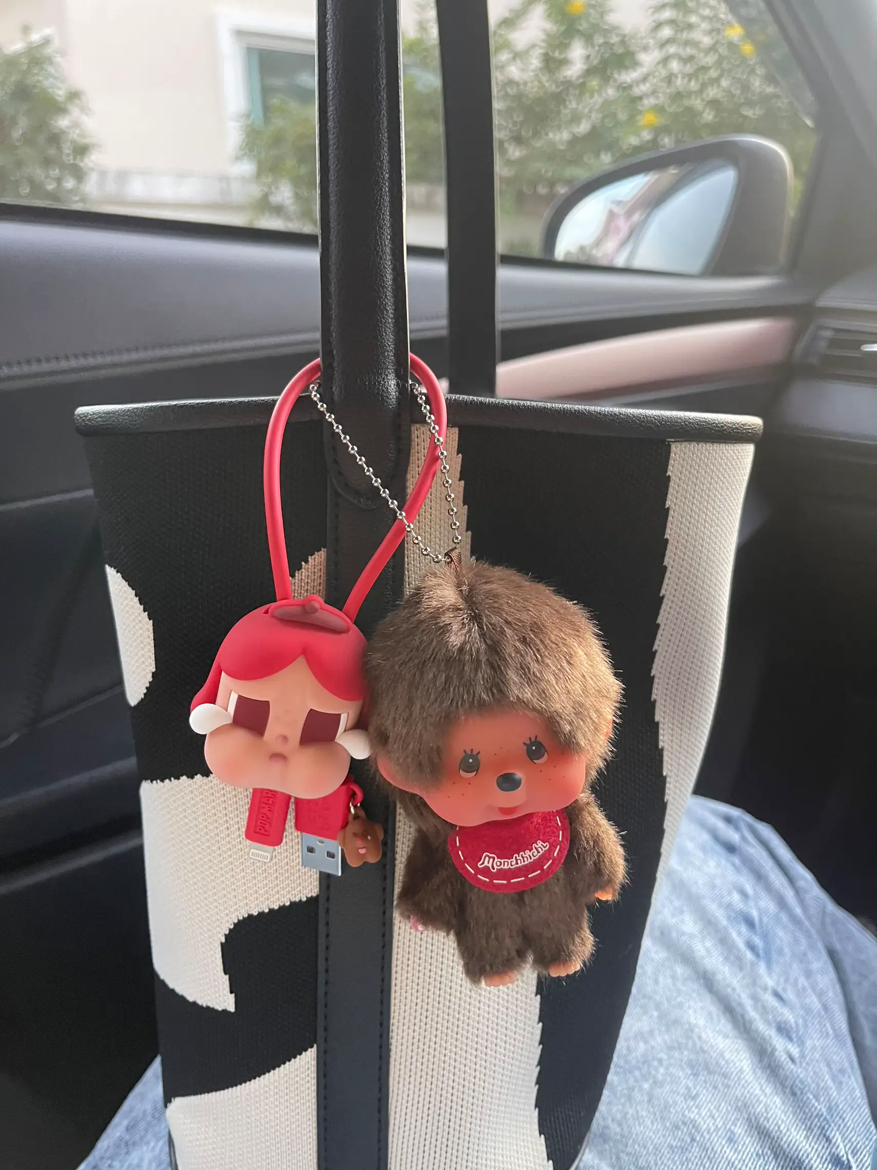 CRYBABY - POPMART ออกสินค้าใหม่ สายชาร์จไอโฟน น่ารักมาก💘 | แกลเลอรีที่ ...