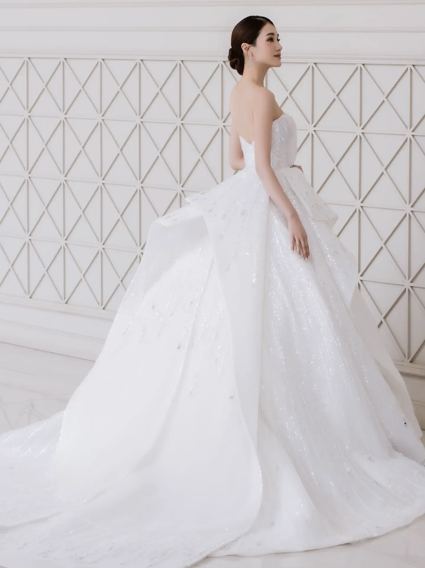 Amata Collection Spring - Summer 2023 | แกลเลอรีที่โพสต์โดย Amata ...