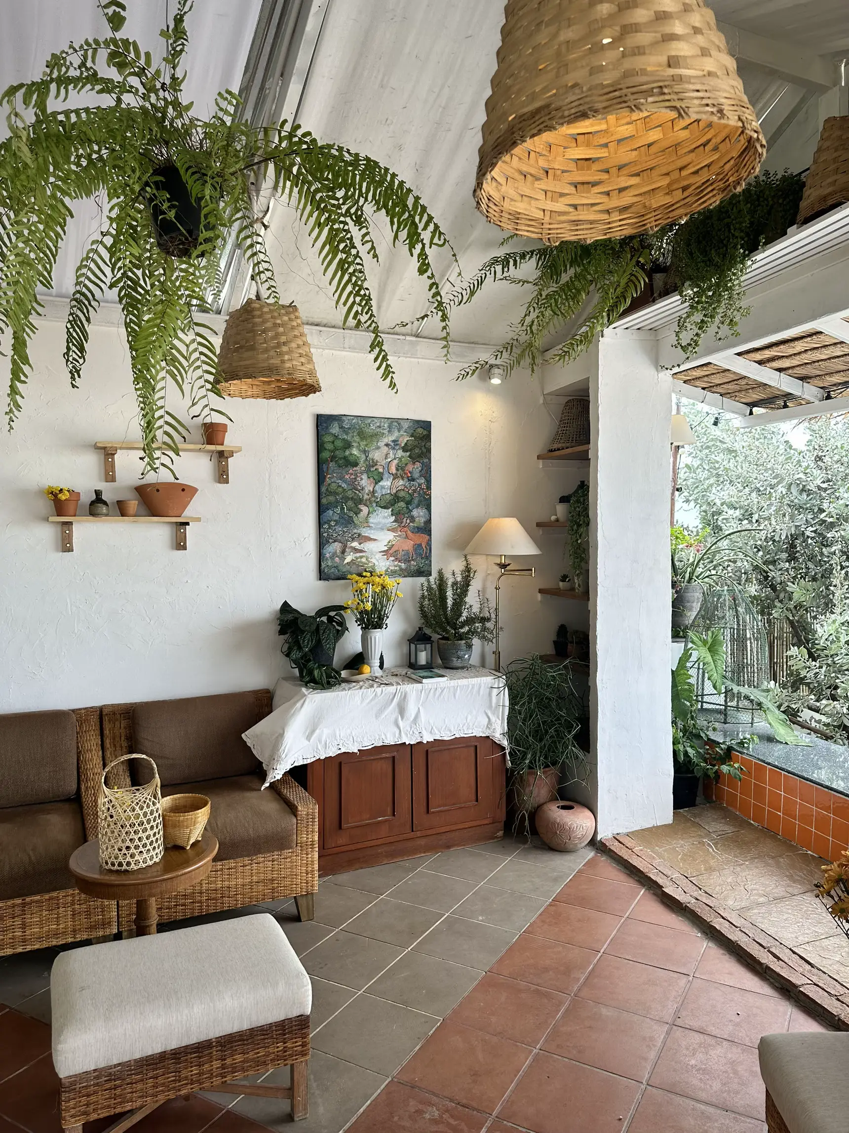 คาเฟ่หัวหินติดทะเล มู้ดดีมากก🏝 | แกลเลอรีที่โพสต์โดย Mint | Lemon8