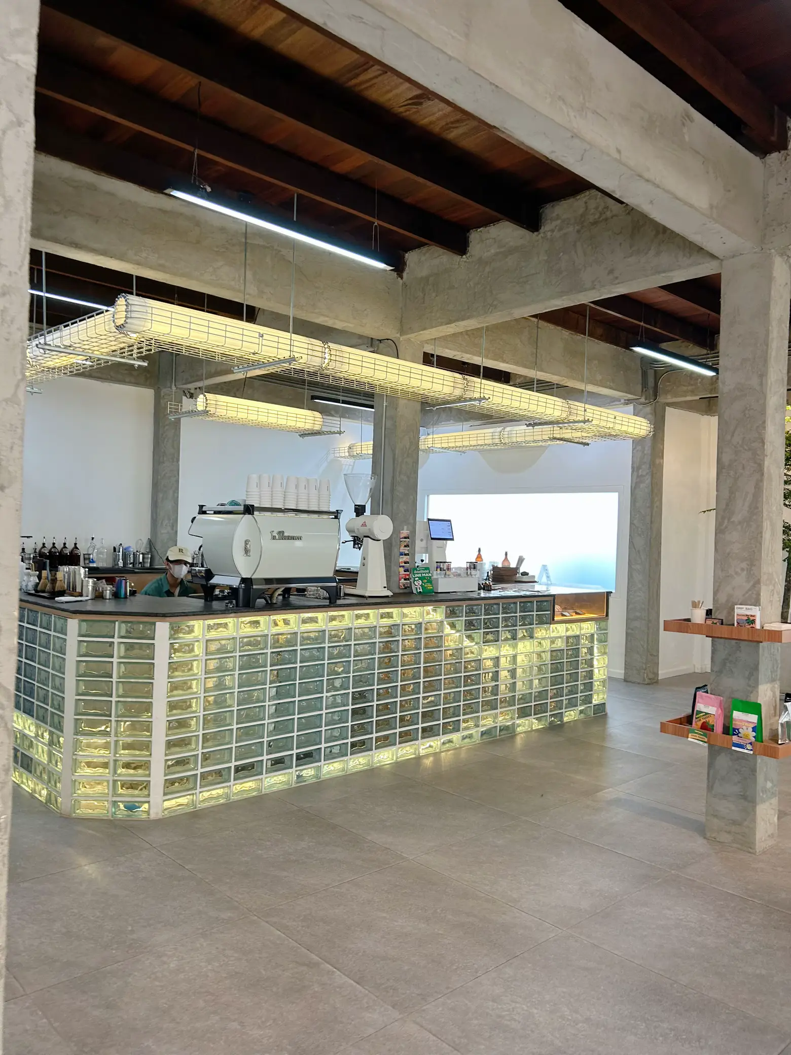 RHOUSE คาเฟ่สุดมินิมอลย่านลำลูกกา ขนมอร่อยมากก | แกลเลอรีที่โพสต์โดย ♡ ...