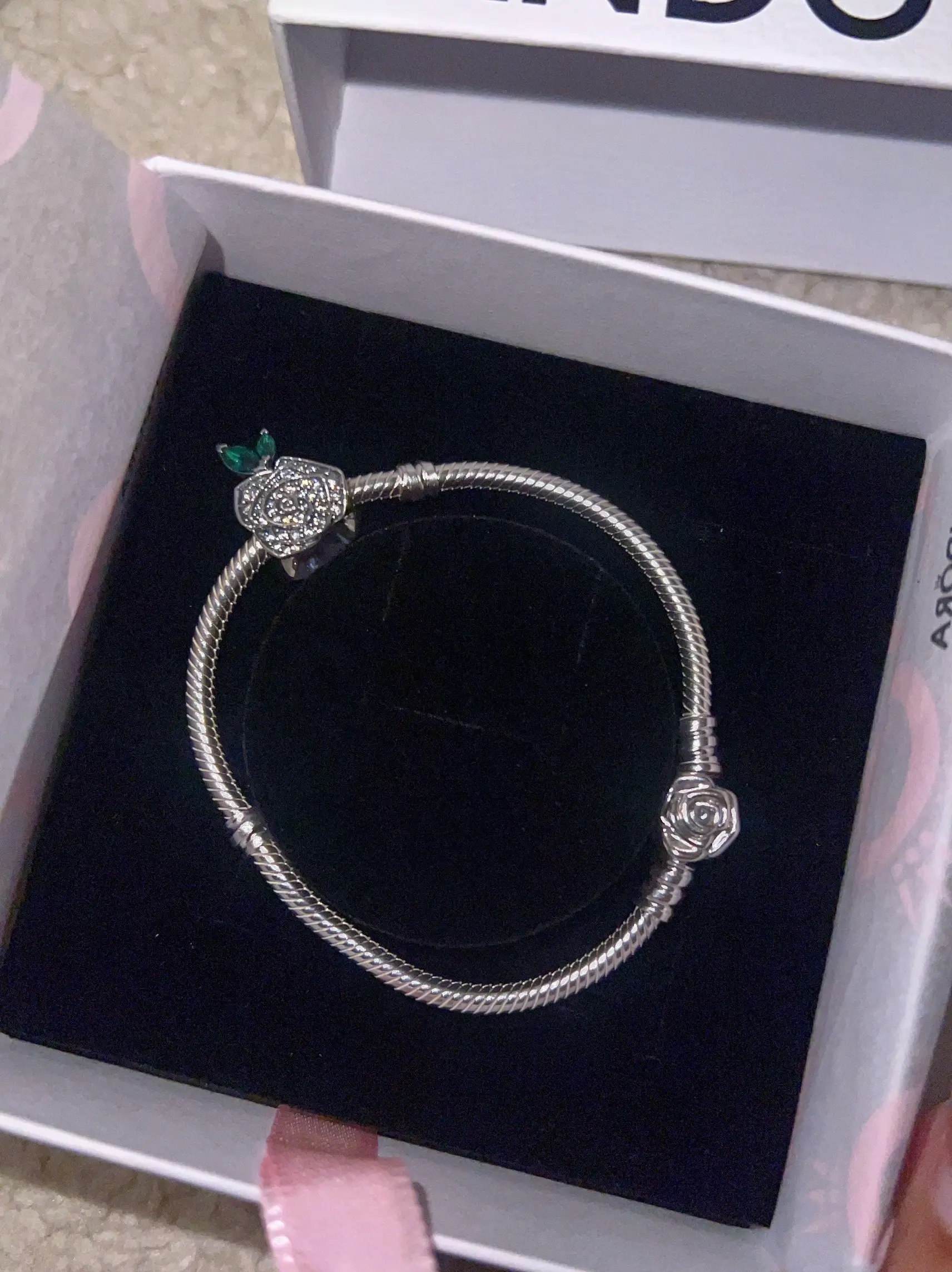เปิดถุง Red Velvet x PANDORA คอลใหม่ล่าสุด | แกลเลอรีที่โพสต์โดย ︎ ...