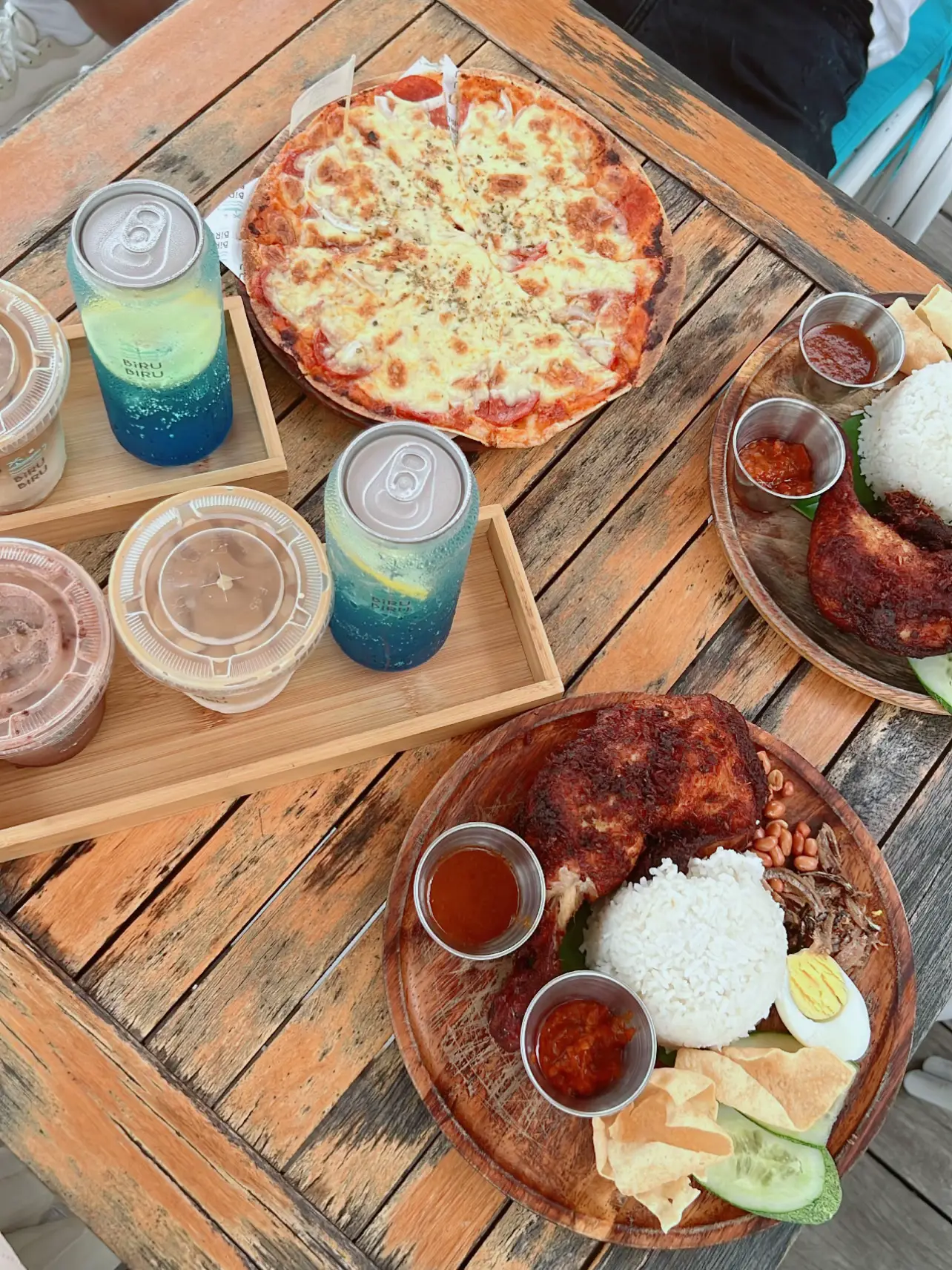 📍Biru Biru On The Island Pineng (Batu Ferringhi) | Galeri disiarkan ...