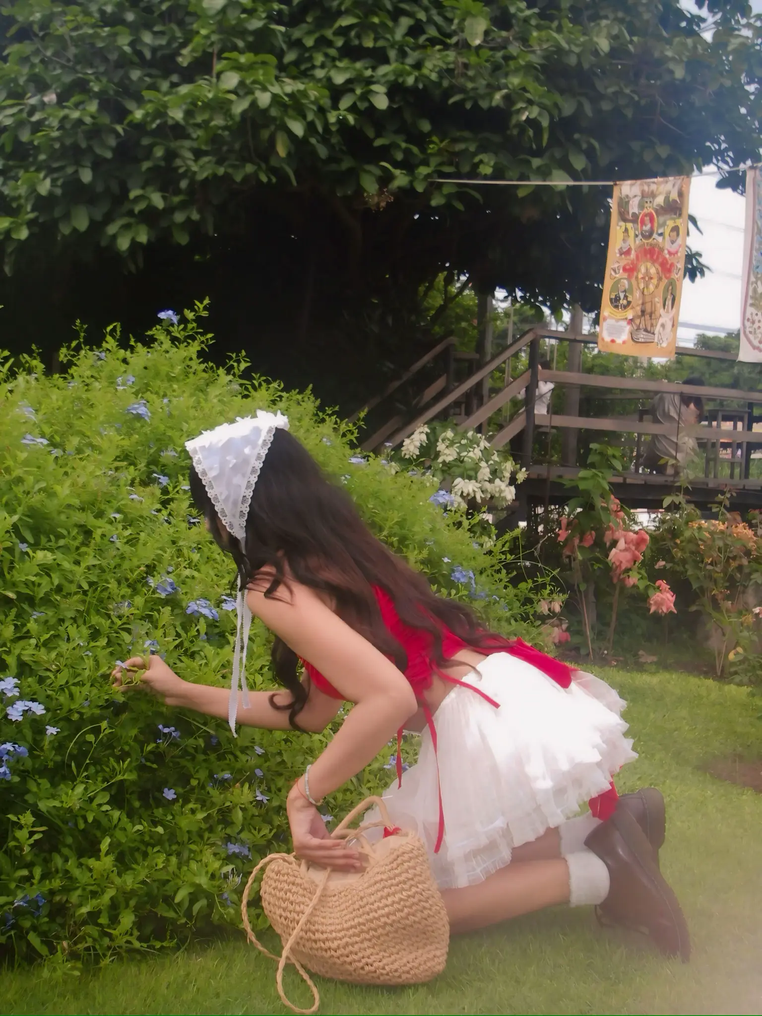 OOTD มาในลุคสาวน้อยเก็บดอกไม้ในสวนกันค่ะ🌺 | แกลเลอรีที่โพสต์โดย Ra Ri | Lemon8