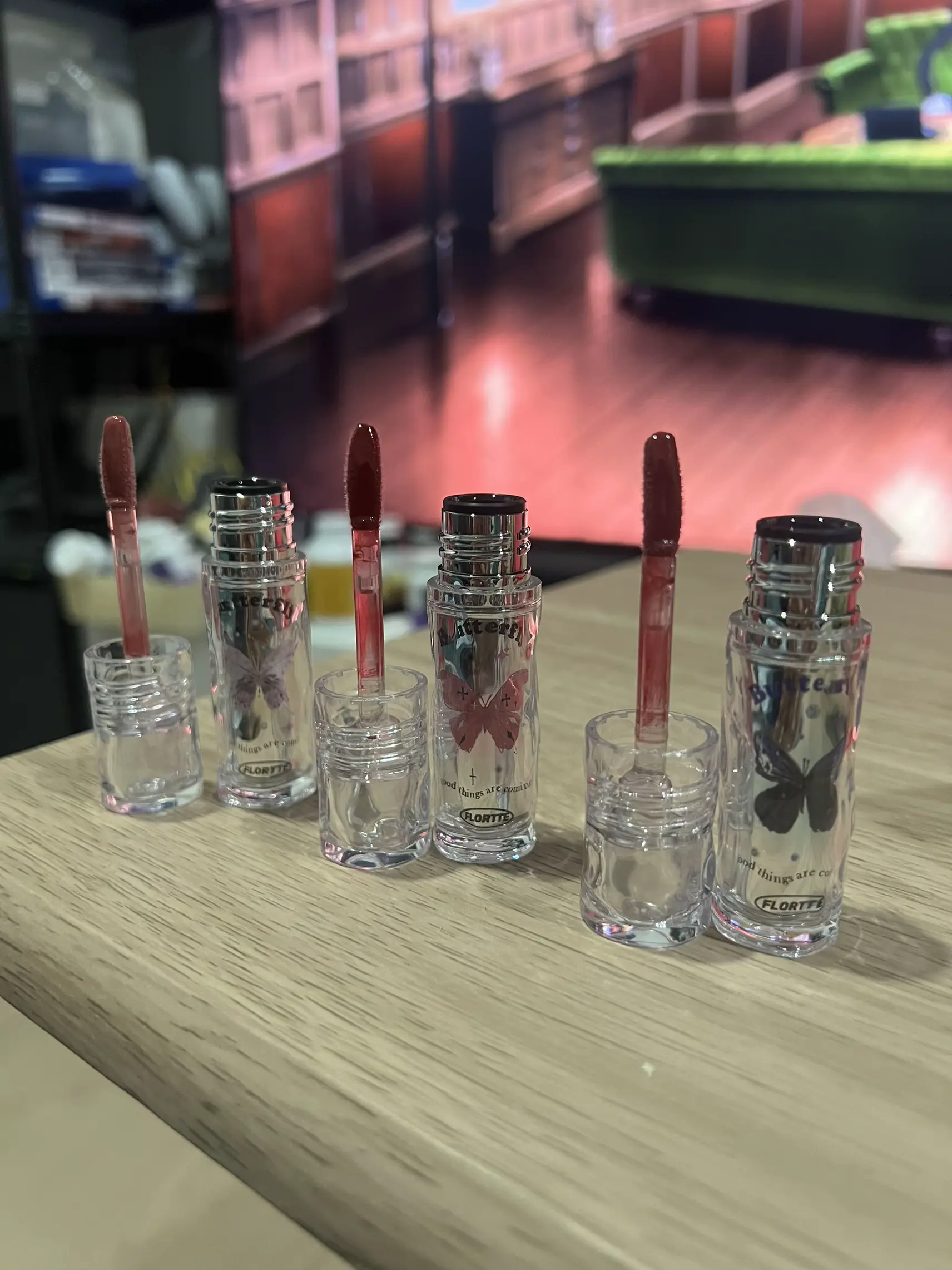 ลิปสติก พส จีน FLORTTE ติดทนมาก! | แกลเลอรีที่โพสต์โดย Aran | Lemon8