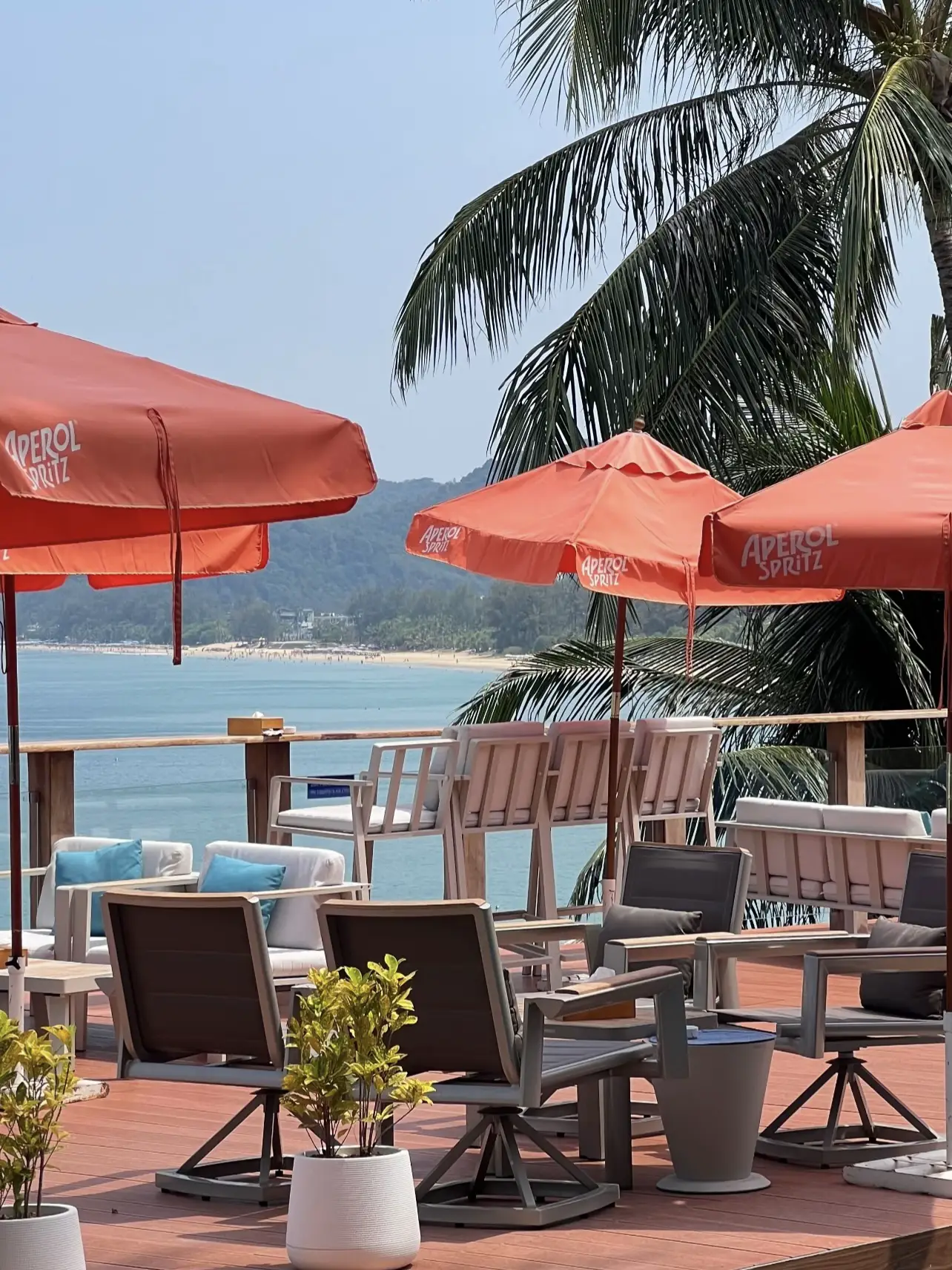 Beach Bar in Phuket Vibes สวยดีต่อใจ ! 🏝 | แกลเลอรีที่โพสต์โดย ...