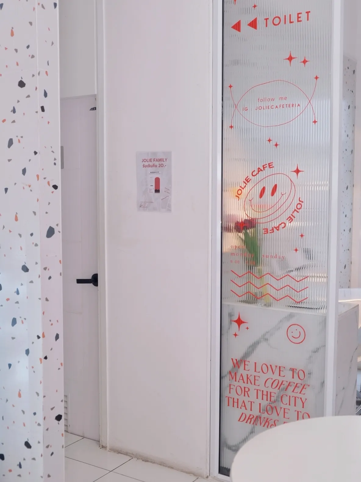 คาเฟ่ฮิบๆย่านลาดพร้าว | Jolie Cafe 🥤🧁 | แกลเลอรีที่โพสต์โดย kie.k24 | Lemon8