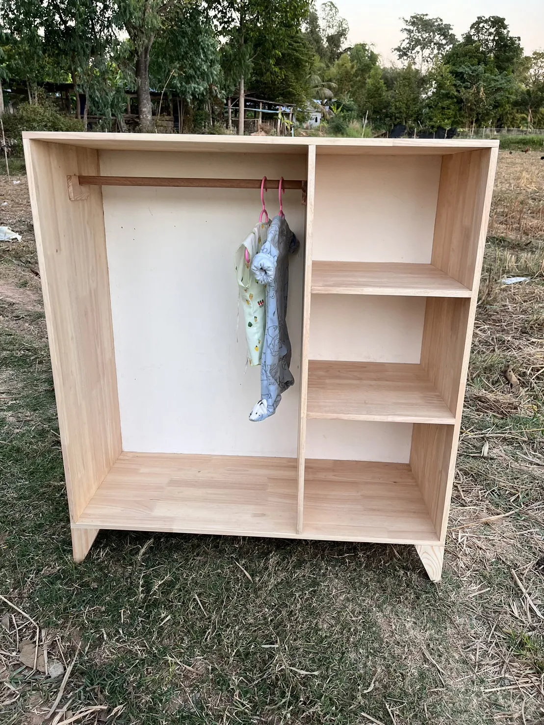 ทำตู้เสื้อผ้าให้ลูกสาวงบไม่ถึง 1,000฿ | แกลเลอรีที่โพสต์โดย Wolf Carpentry | Lemon8