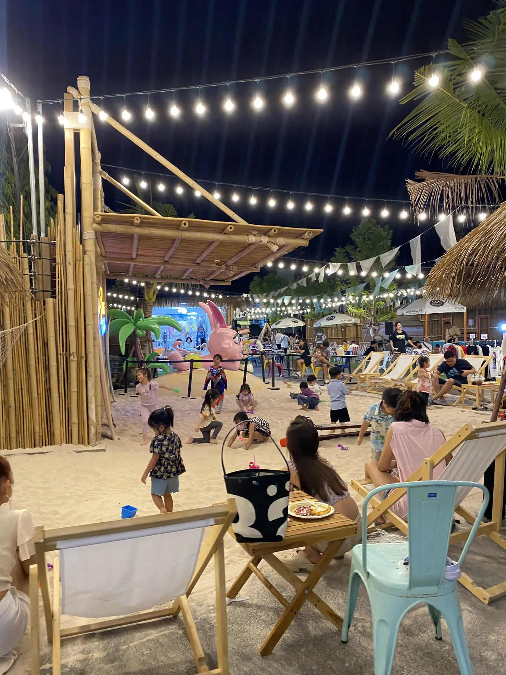 รีวิวชวนเที่ยว ตลาดฉำฉา - Chamcha Garden 🍔🍝🍨🥤 | แกลเลอรีที่โพสต์โดย yomao20 | Lemon8