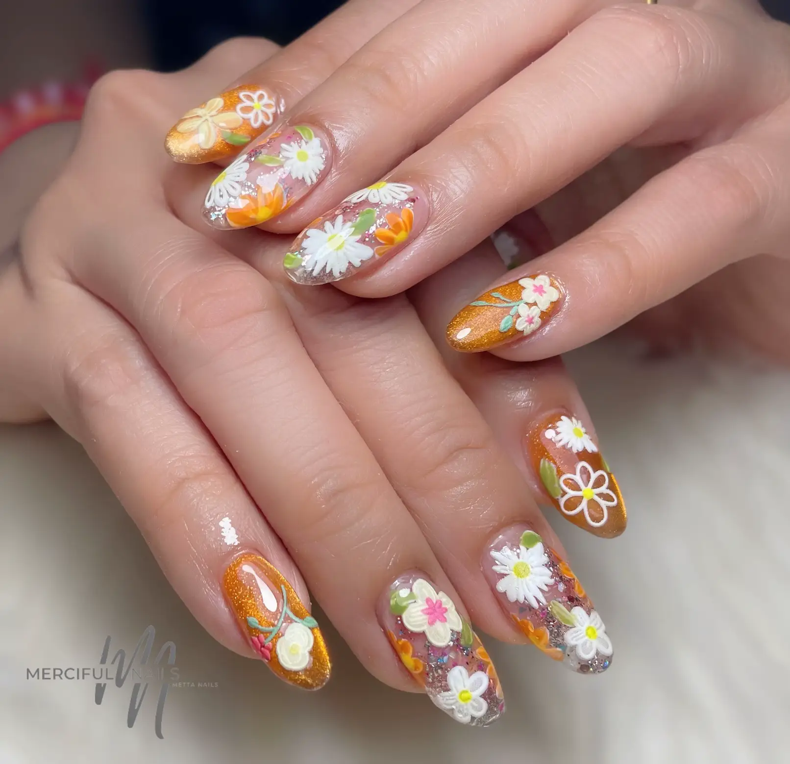 ลายเล็บเจลมาแรง | แกลเลอรีที่โพสต์โดย Merciful•nail | Lemon8