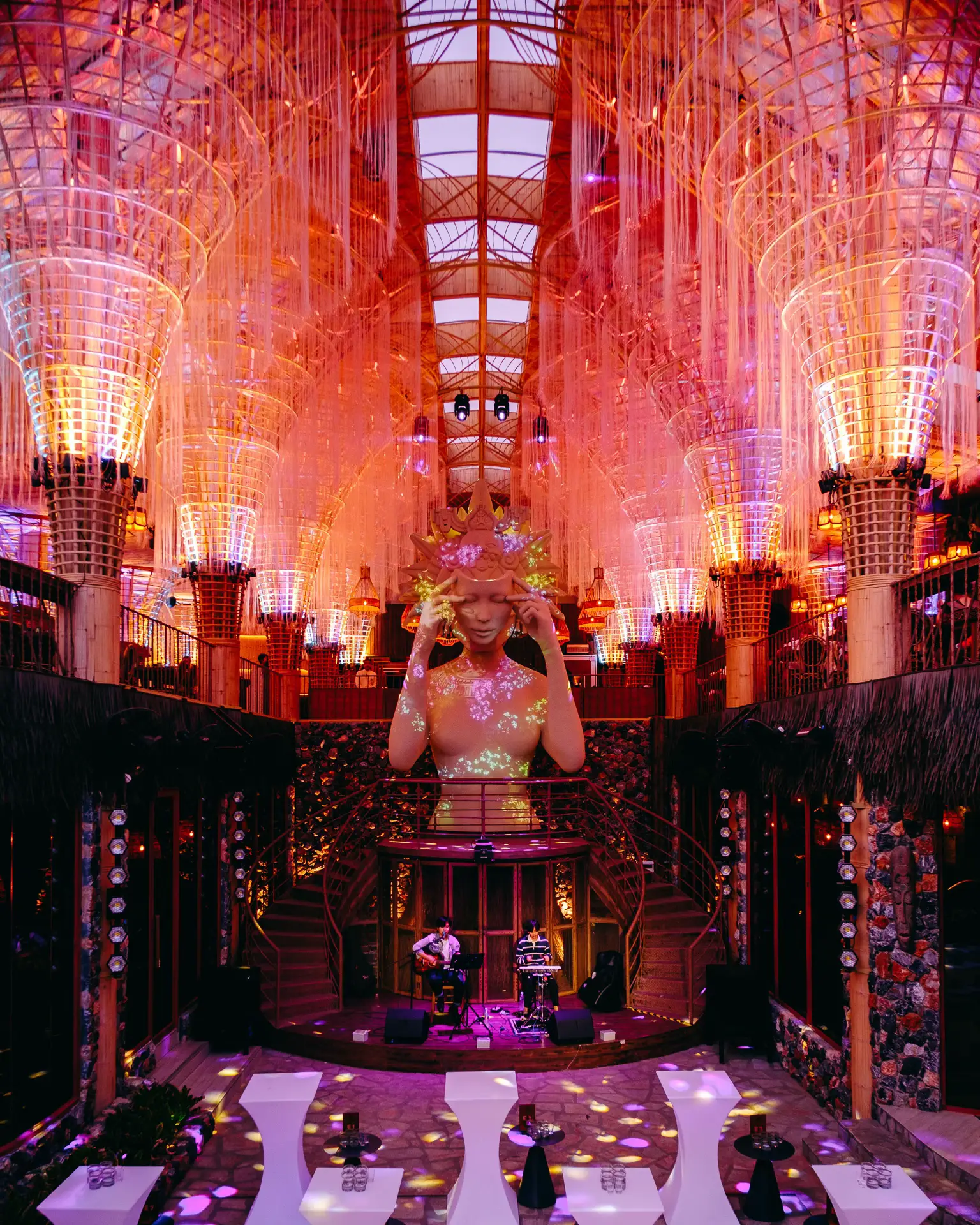 LAMAYA KHAOYAI ร้านอาหารเขาใหญ่ ตกแต่งในธีมหมู่บ้านชนเผ่า | แกลเลอรีที่ ...