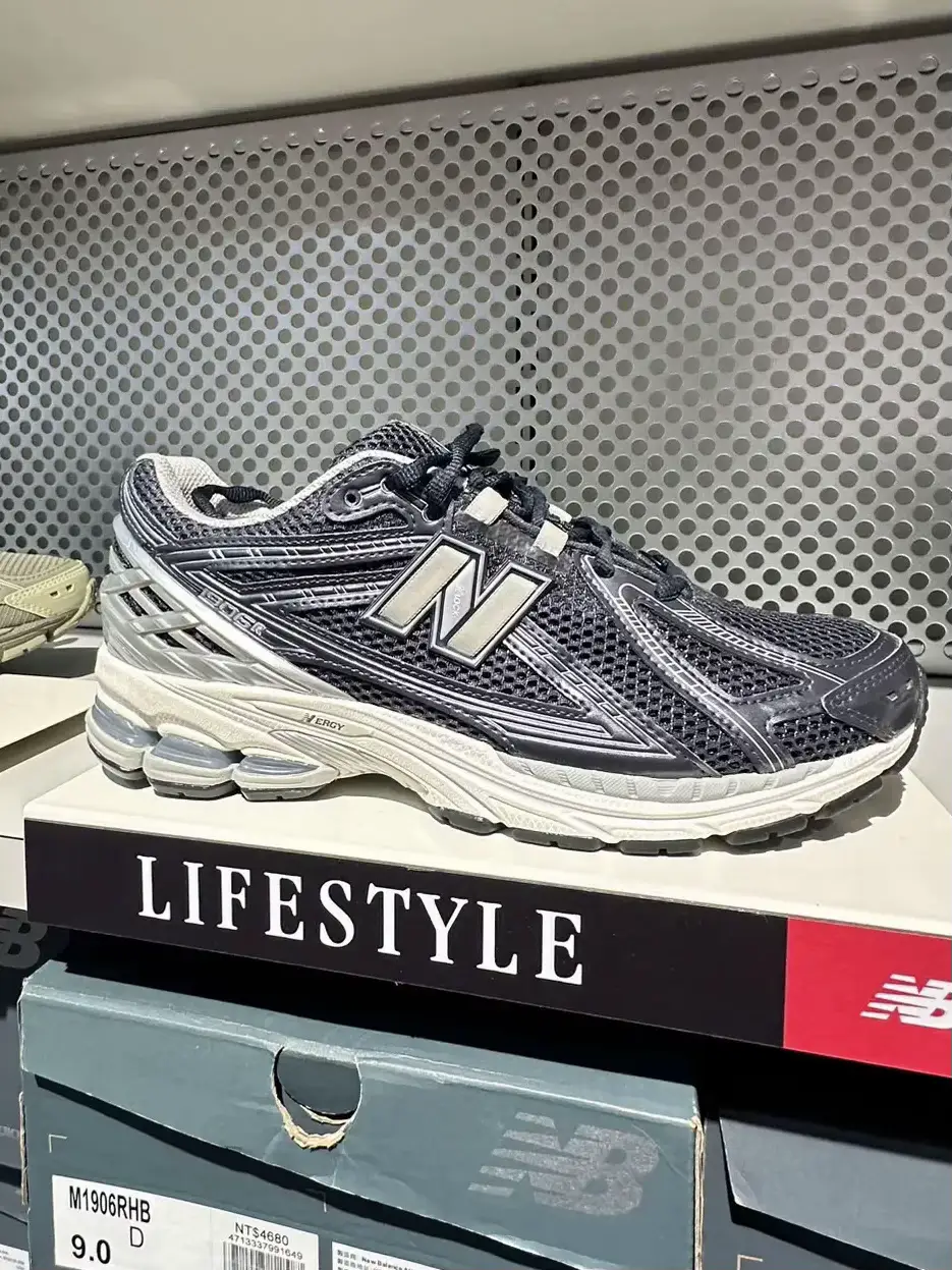 New balance 1906R ไต้หวัน ถูกมาก!! | แกลเลอรีที่โพสต์โดย vyws. | Lemon8
