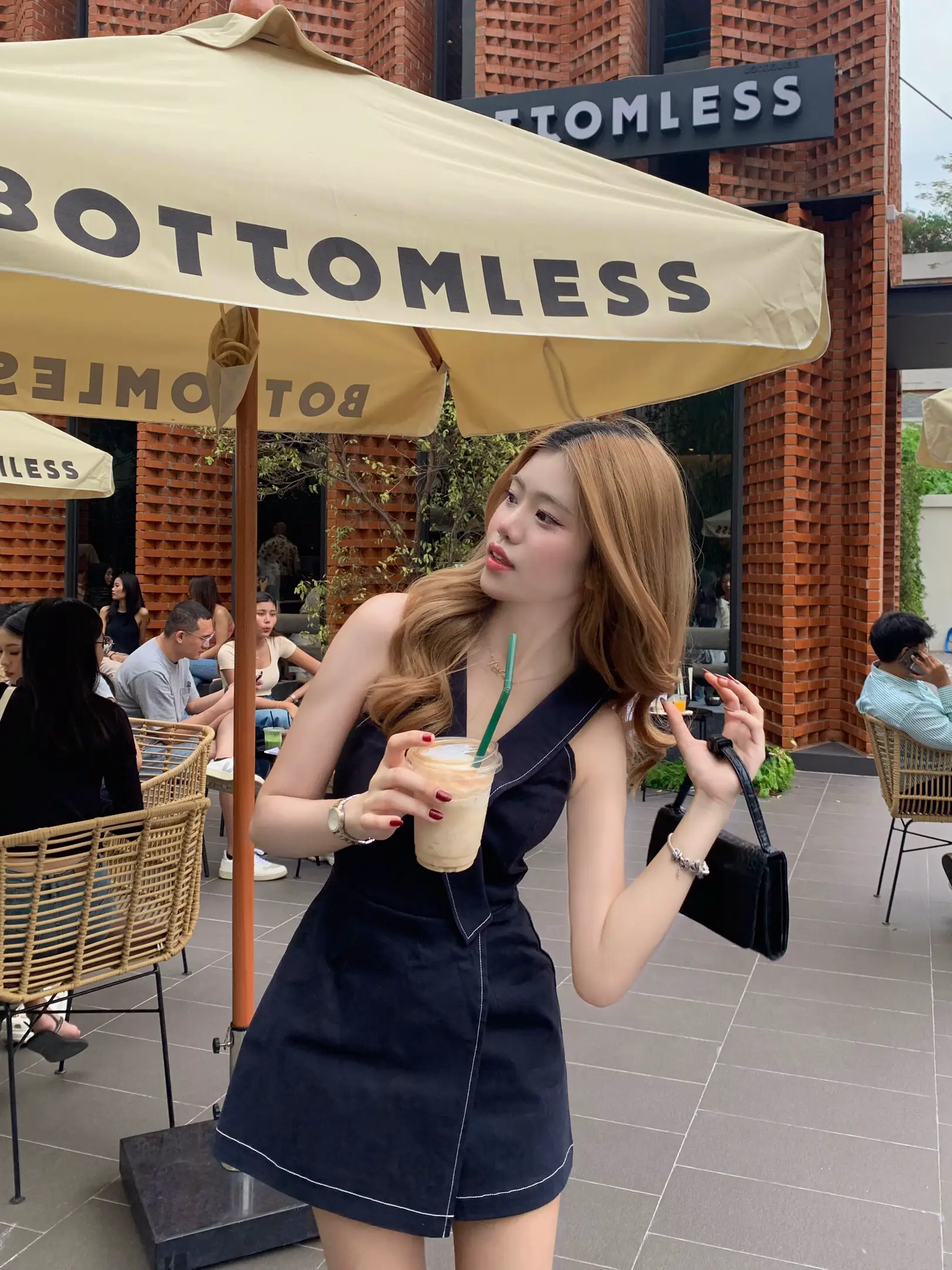 OOTD cafe look and post ideas☕️🧋 | แกลเลอรีที่โพสต์โดย Noeihom💋 | Lemon8