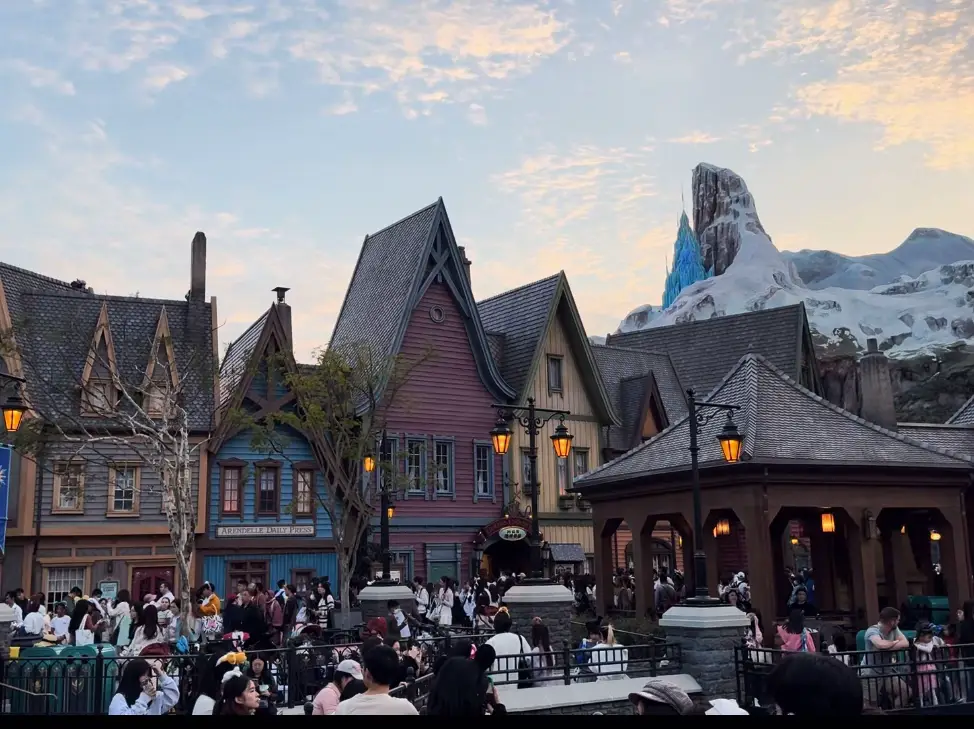 Hong Kong Disneyland 🇭🇰🏰 โซนใหม่ 🆙Dec23 | แกลเลอรีที่โพสต์โดย ...
