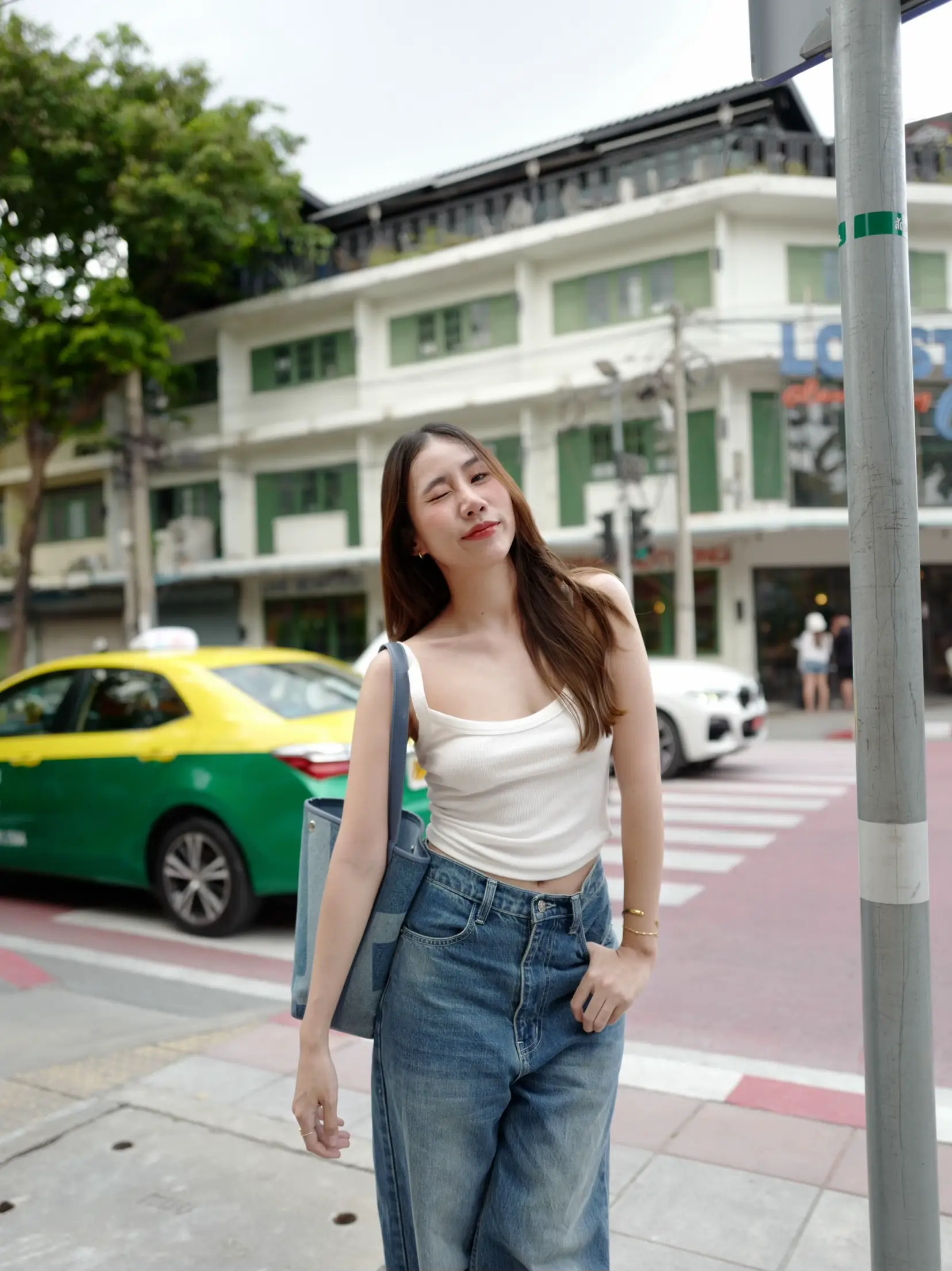 ถ่ายรูป เดินเล่น ย่านบรรทัดทอง!!📸🍞 | แกลเลอรีที่โพสต์โดย Pooklook | Lemon8