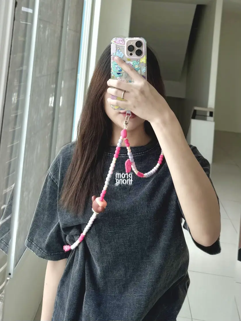สายห้อยโทรศัพท์ crybaby | แกลเลอรีที่โพสต์โดย Jutatip Tiya | Lemon8