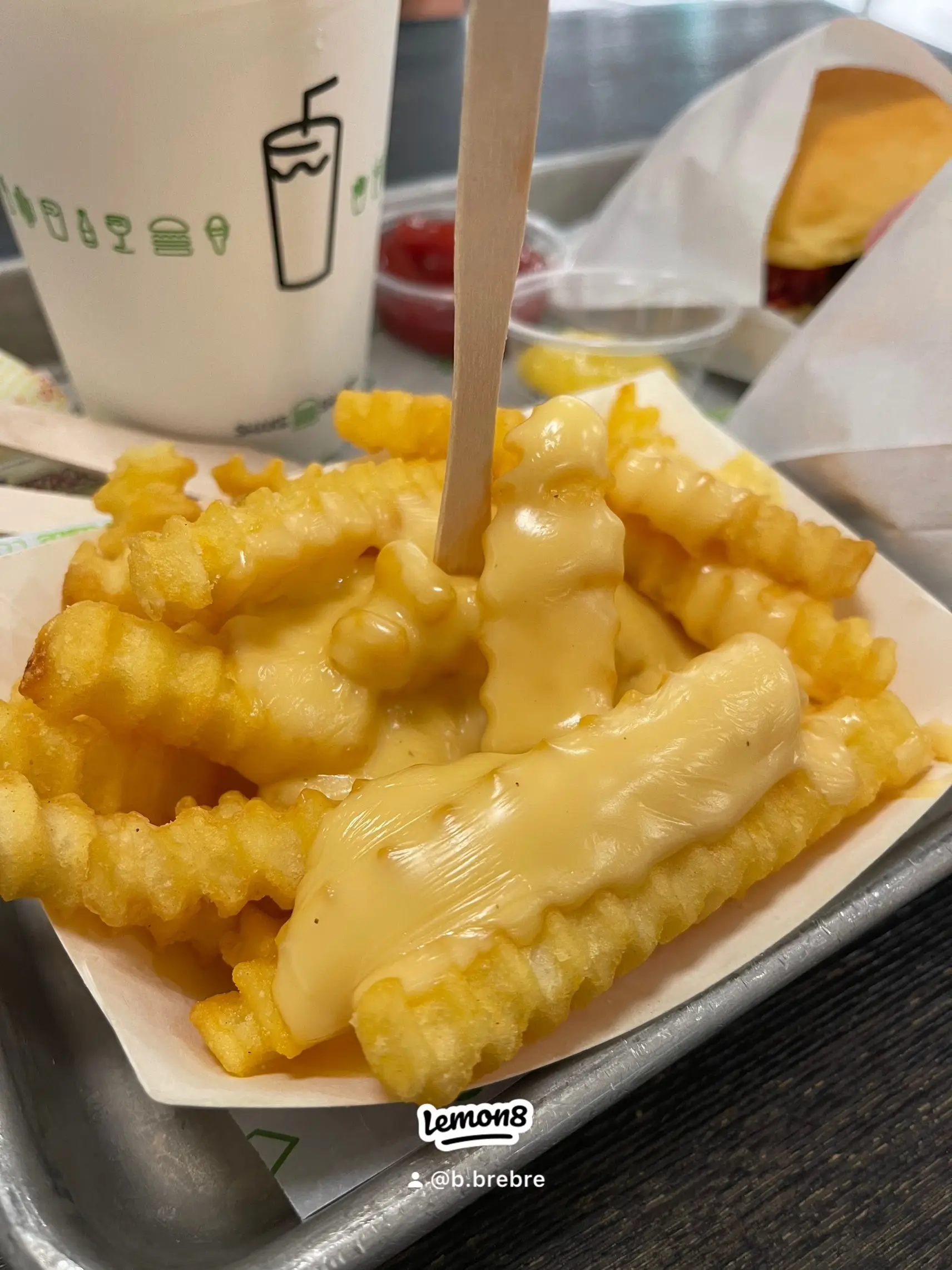 Shake Shack in Hong Kong 🇭🇰 | แกลเลอรีที่โพสต์โดย B. | Lemon8