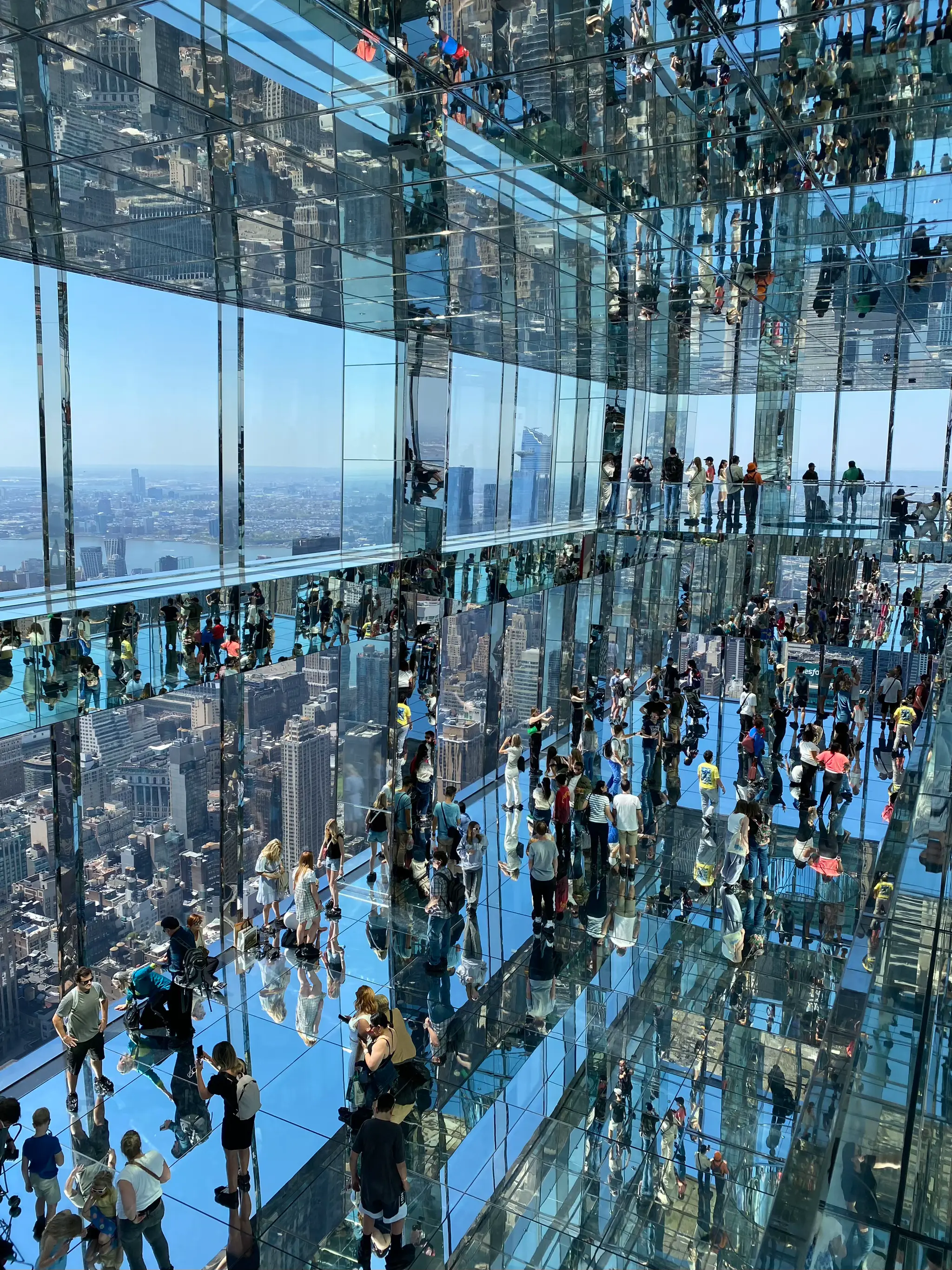ประสบการณ์เสียวบนตึกสูงที่นิวยอร์ก Summit One Vanderbilt | แกลเลอรีที่ ...