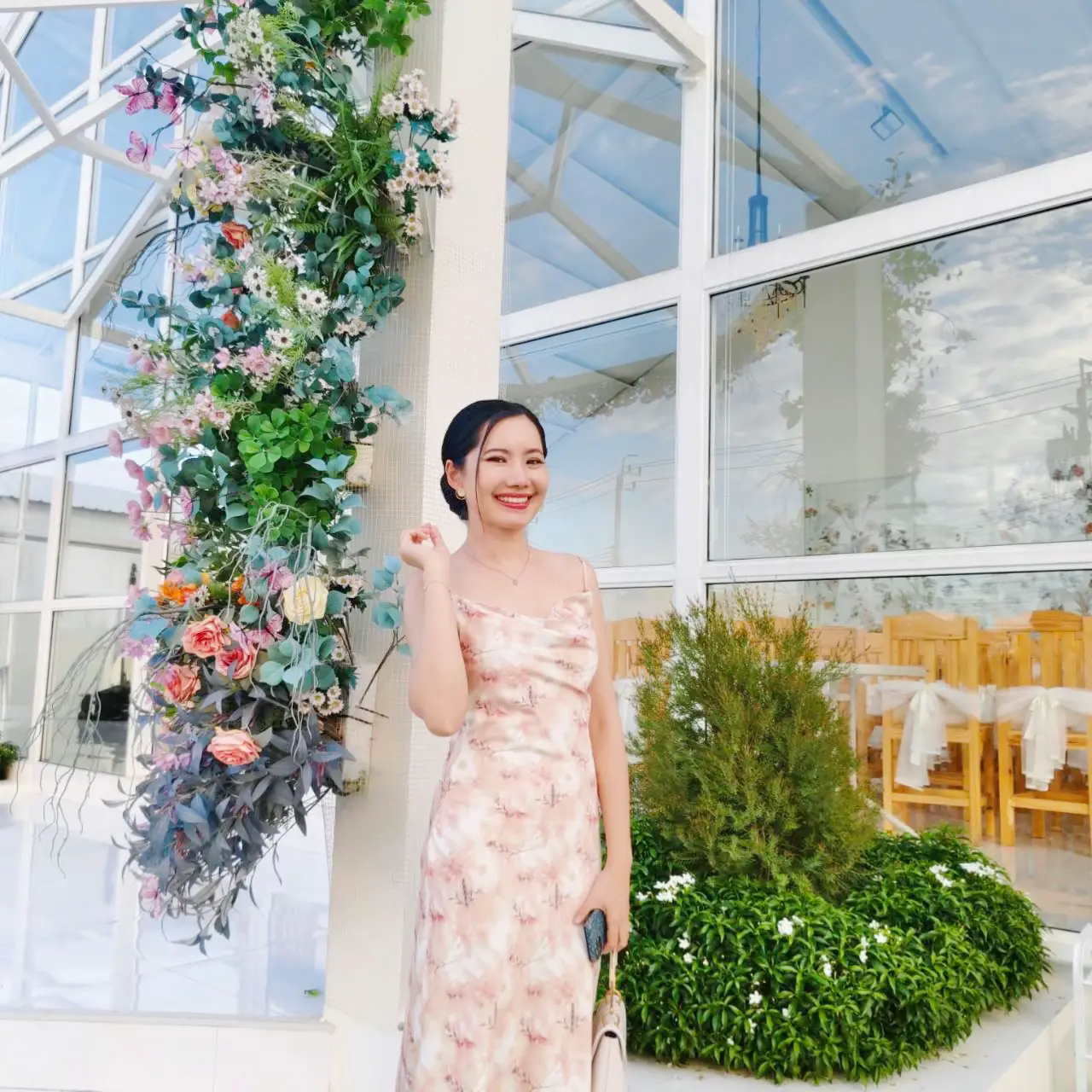 💍ไอเดียชุดไปงานแต่ง ฉบับสาวตัวเล็ก | แกลเลอรีที่โพสต์โดย khuncha | Lemon8